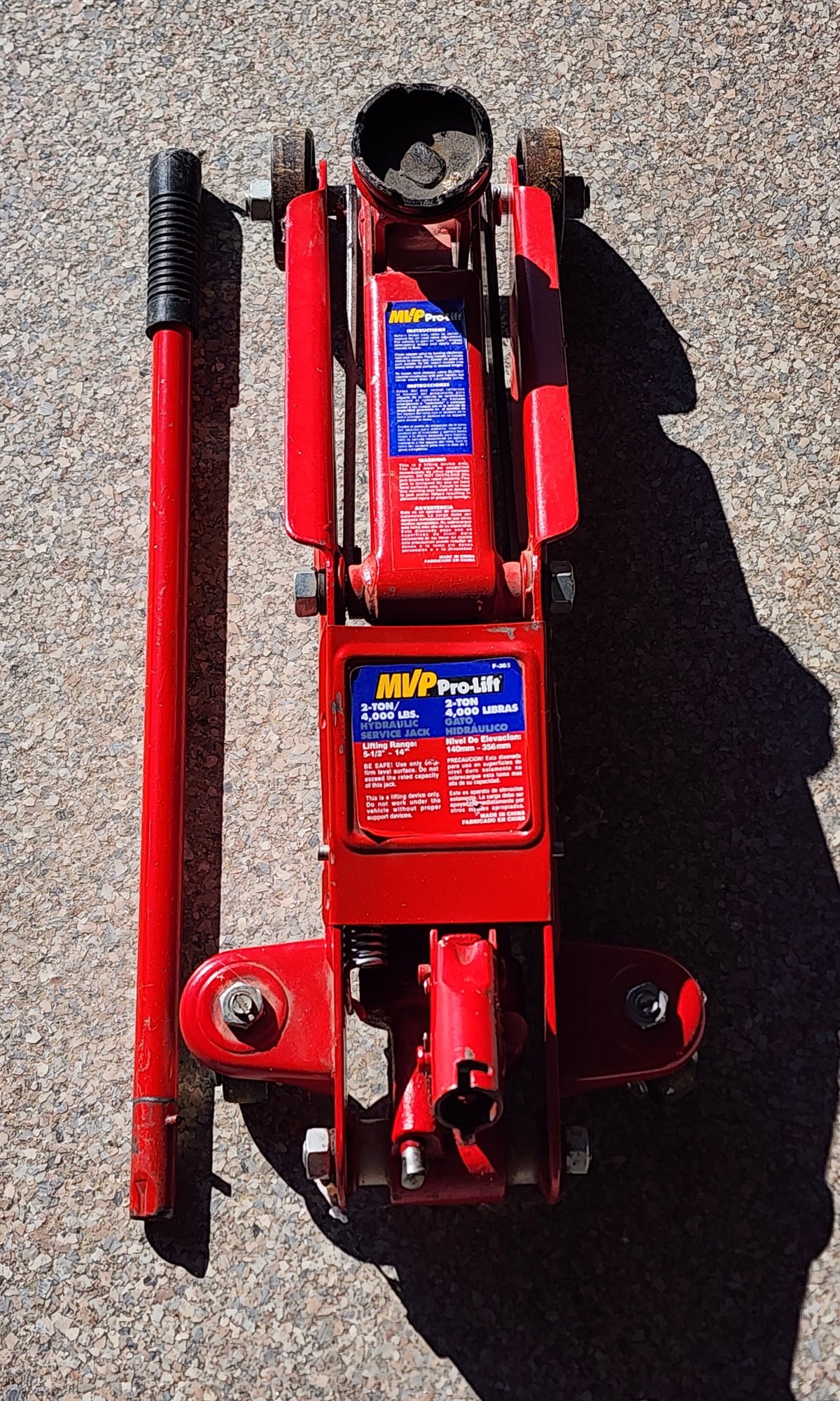 MVP Pro Lift 2 Ton Hydraulic Service Automotive Jack #22619 | Auctionninja.com