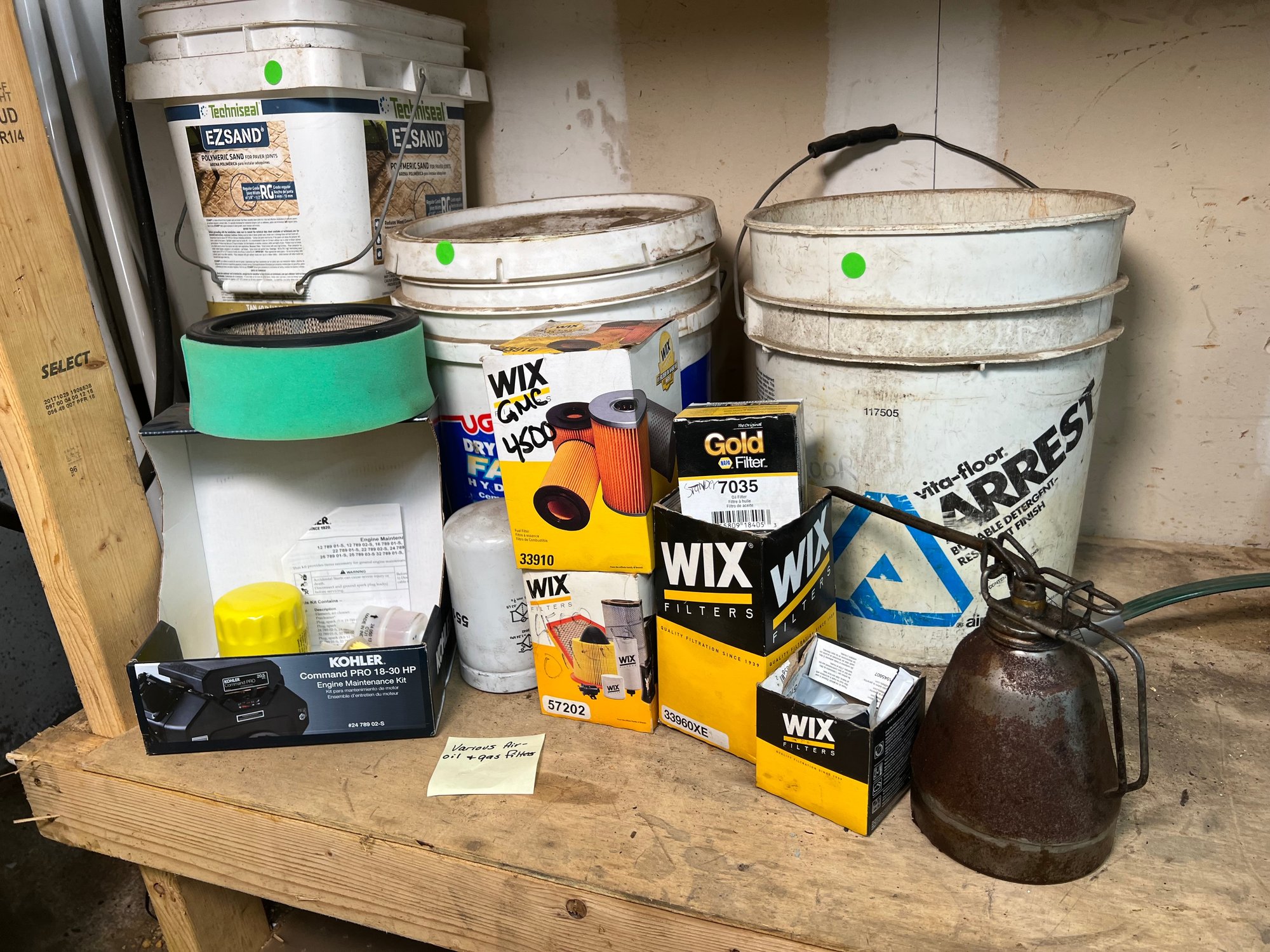 45 - VARIOUS AIR - OIL AND GAS FILTERS #29325 | Auctionninja.com