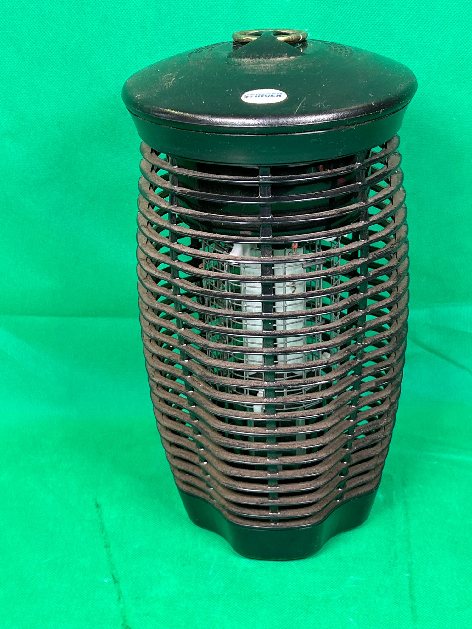 63 - STRINGER ELECTRIC BUG LIGHT #22986 | Auctionninja.com
