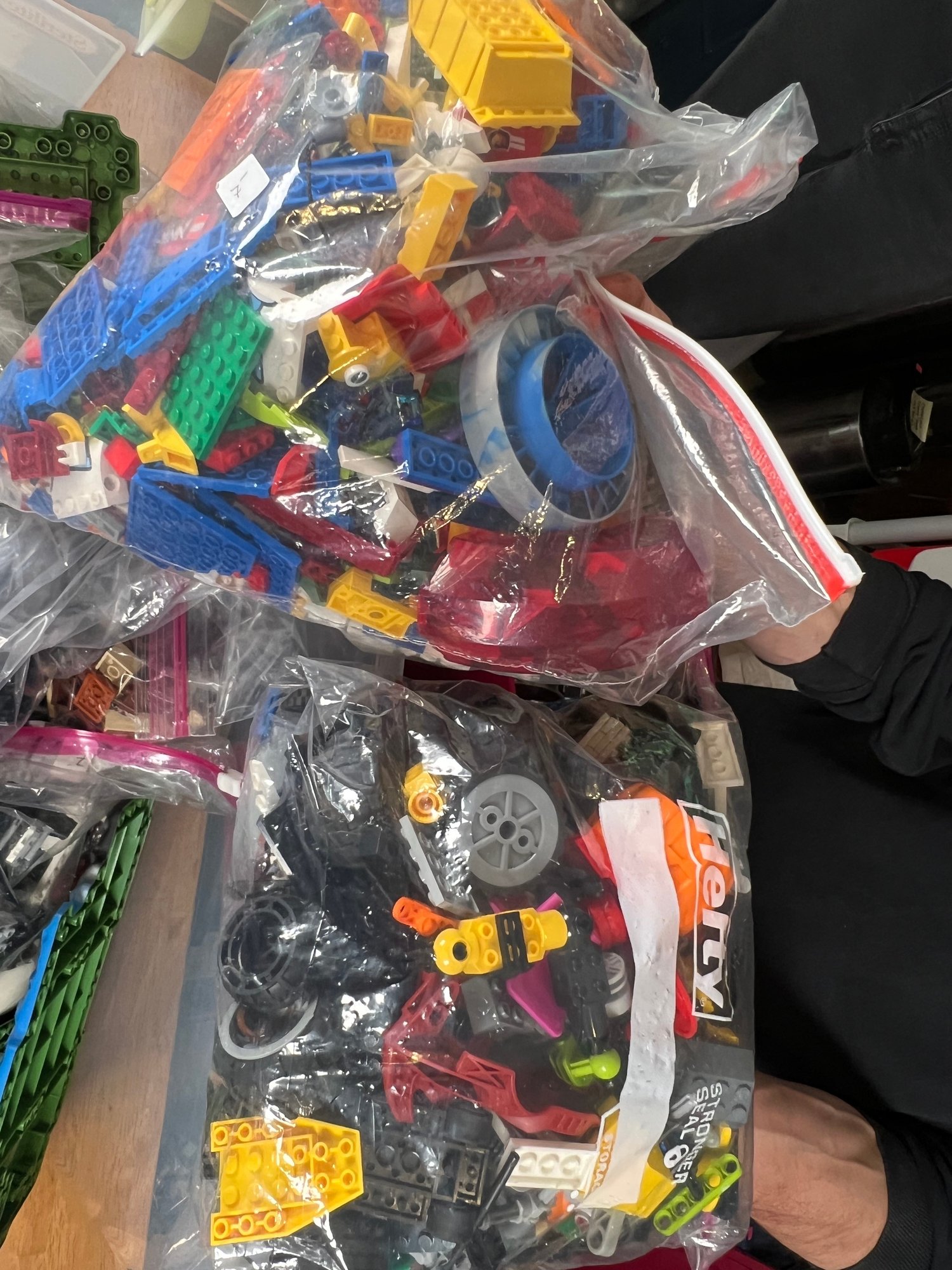 237 - HUGE BIN FULL OF LEGO LEGOS W/ EMPTY LEGO CASE AND ASSORTED TOYS ...