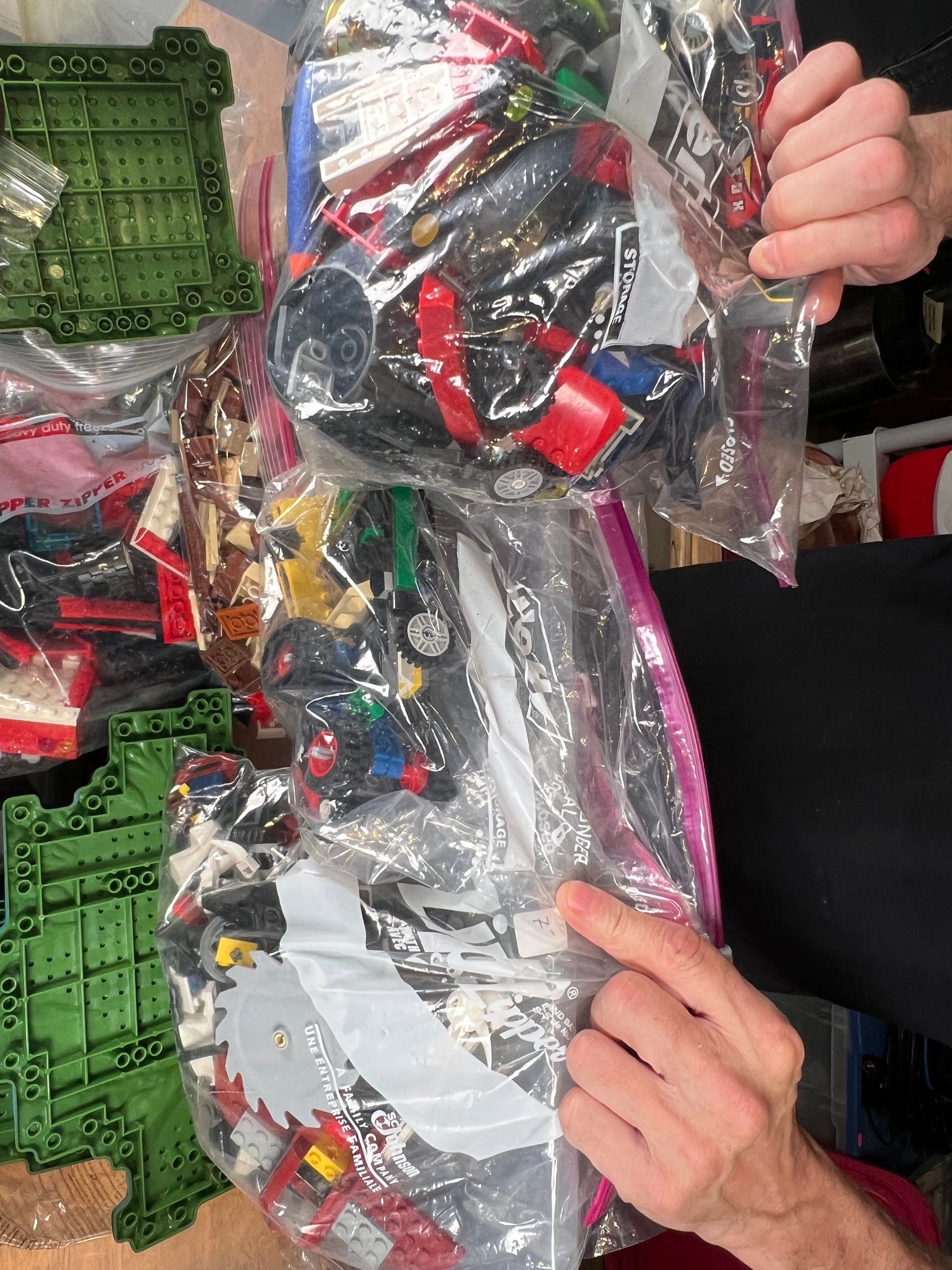 237 - HUGE BIN FULL OF LEGO LEGOS W/ EMPTY LEGO CASE AND ASSORTED TOYS ...