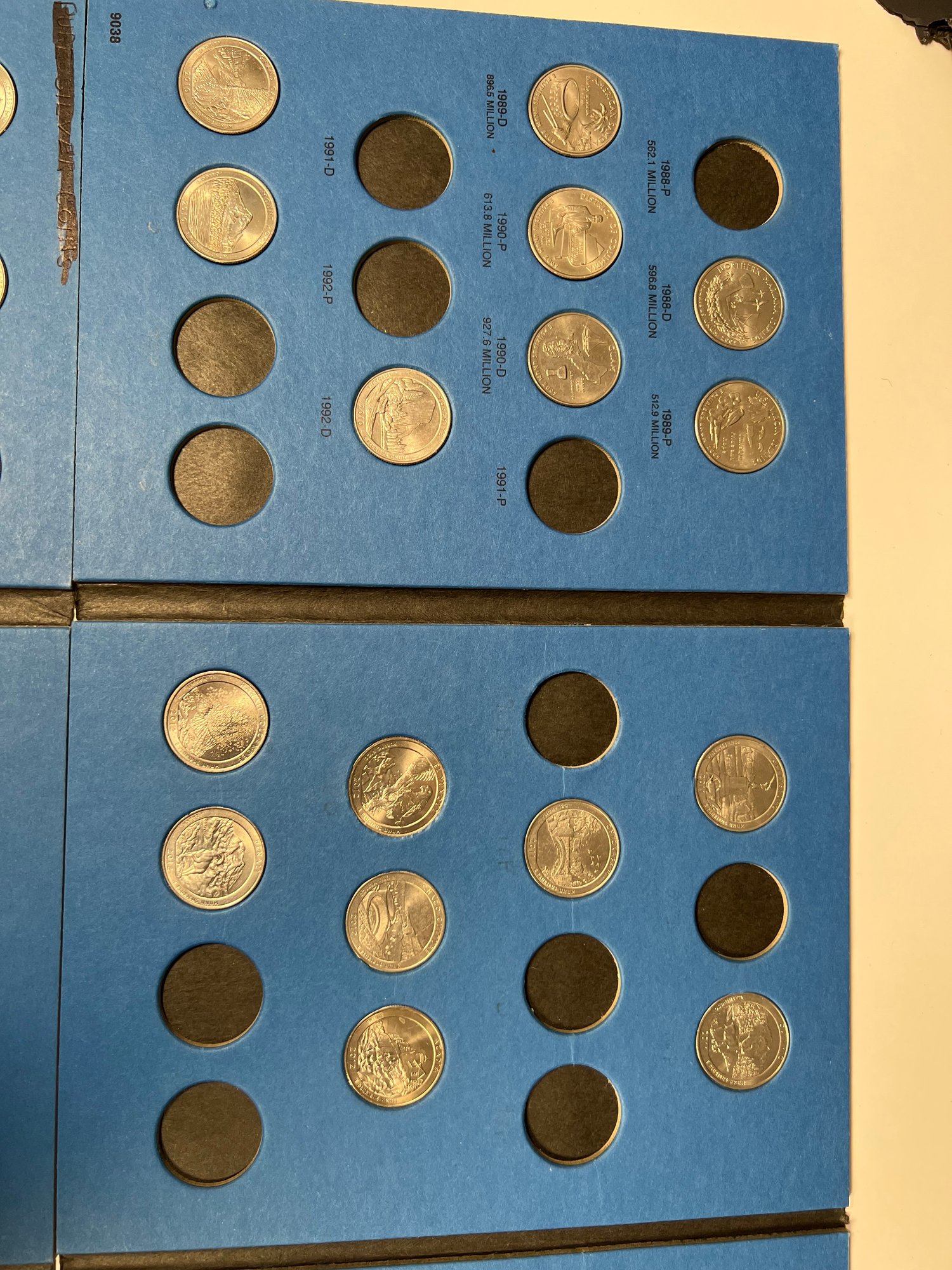 49 - WHITMAN FOLDERS WITH US QUARTERS #24849 | Auctionninja.com