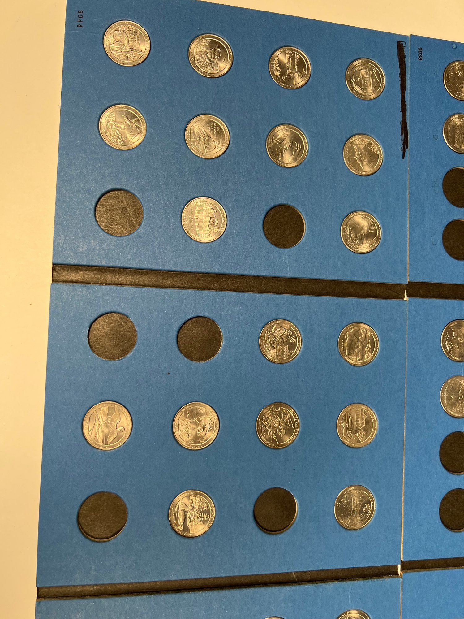 49 - WHITMAN FOLDERS WITH US QUARTERS #24849 | Auctionninja.com