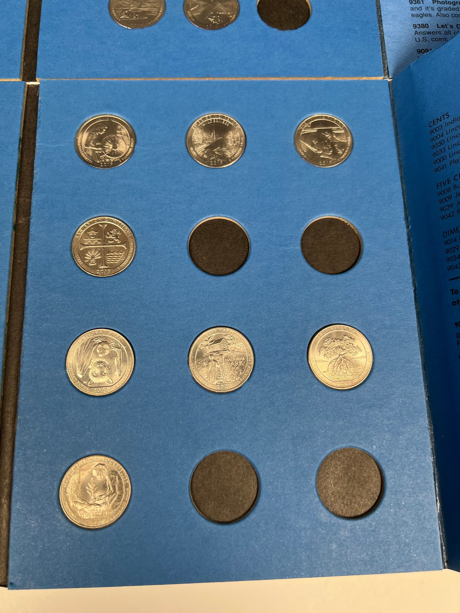 49 - WHITMAN FOLDERS WITH US QUARTERS #24849 | Auctionninja.com