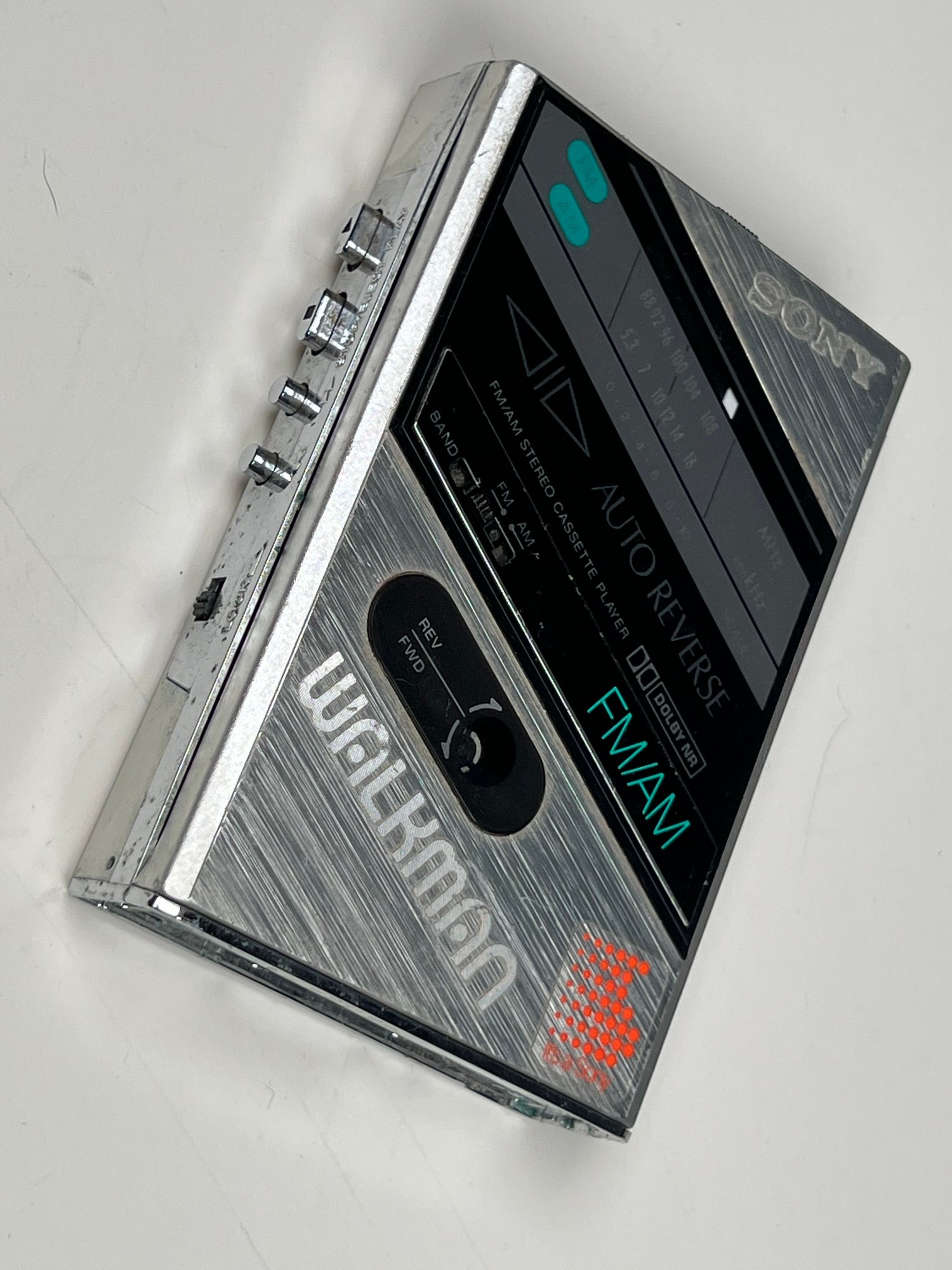 30 - EARLY! SONY WALKMAN WM-F100 II #23265 | Auctionninja.com
