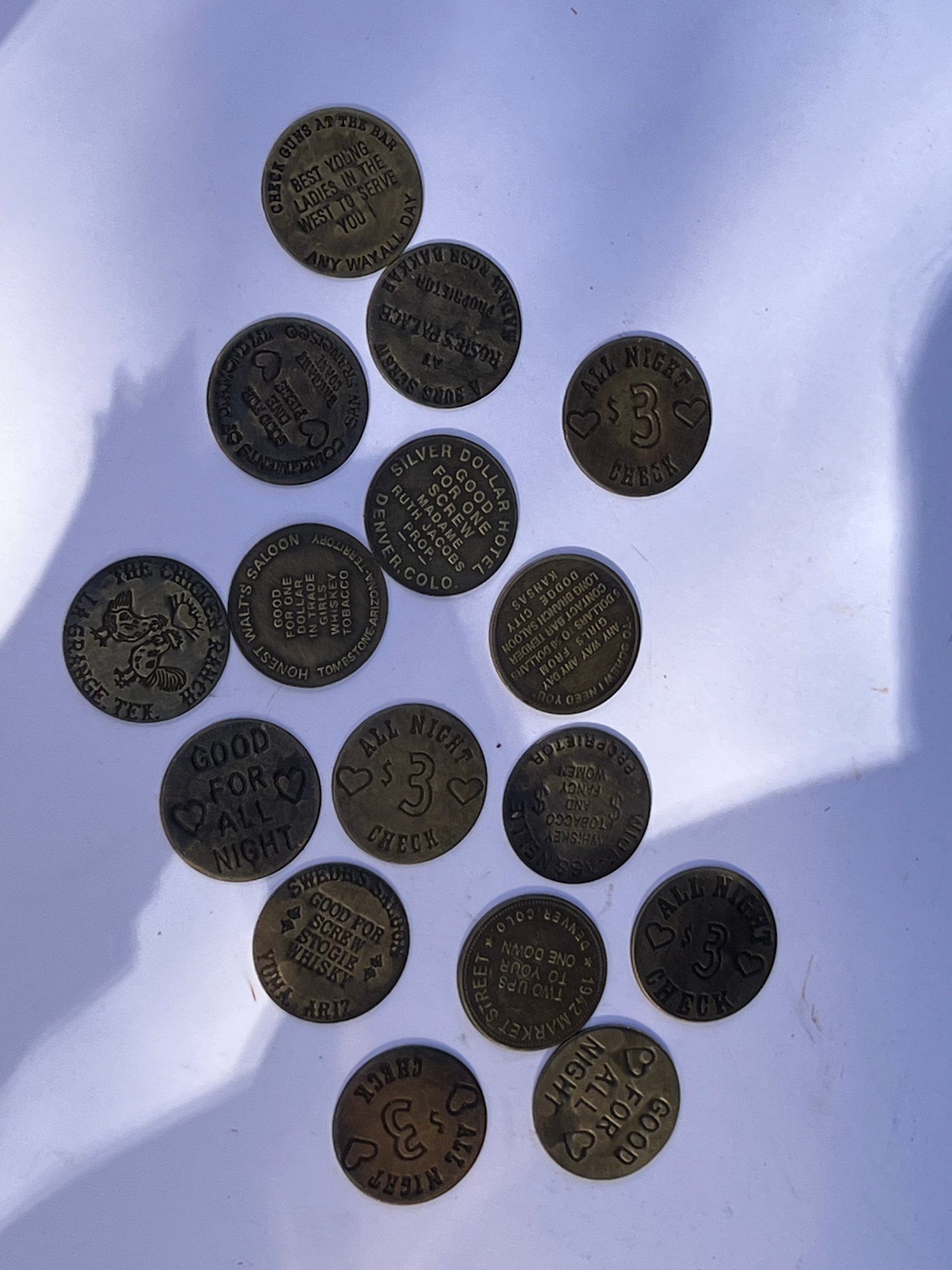 282 - FUN VINTAGE TOKENS #29255 | Auctionninja.com