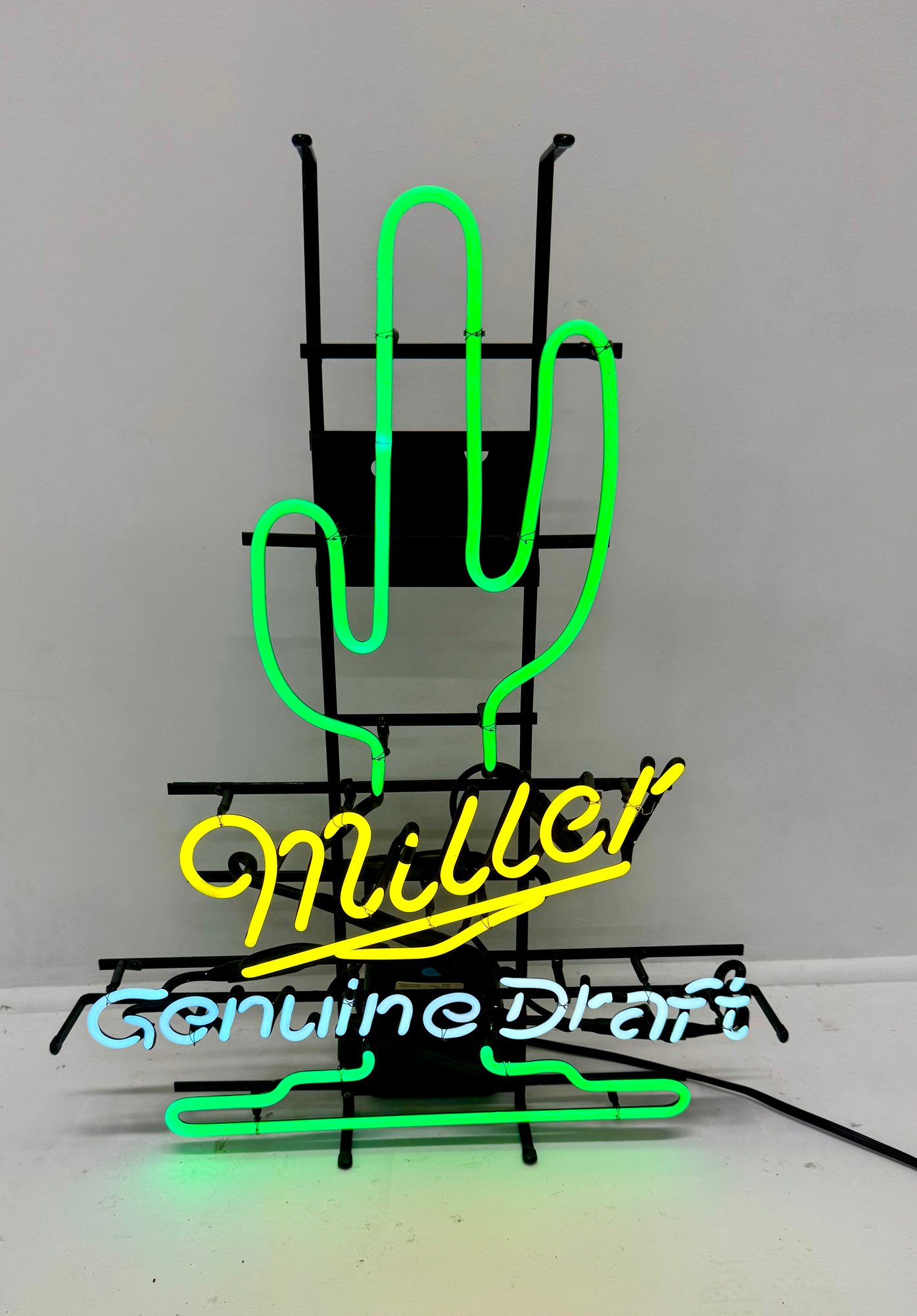 Awesome Large Miller Genuine Draft Cactus Lighted Neon Sign! #2338 ...