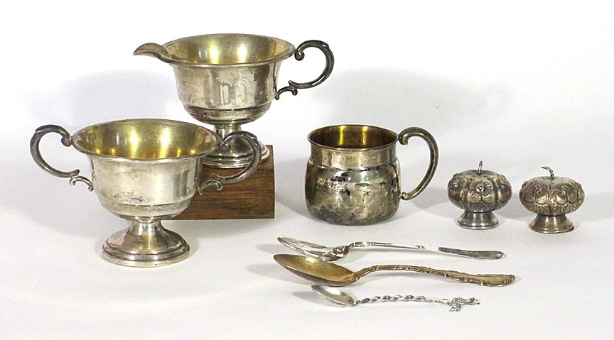 EIGHT ANTIQUE AND VINTAGE STERLING SILVER OBJECTS, INCLUDING GORHAM ...