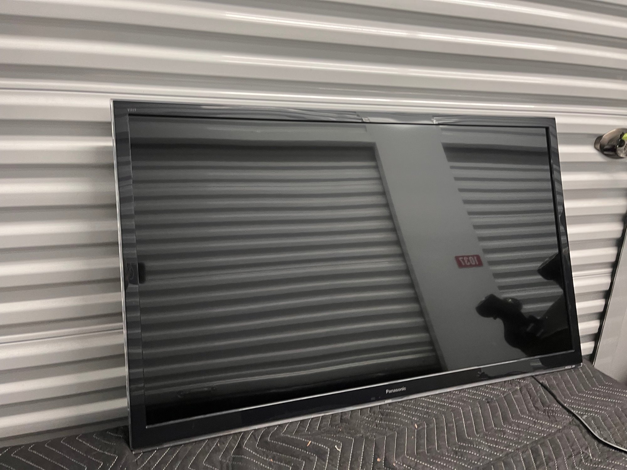 Panasonic LCD Tv 47 Inch #2690 | Auctionninja.com