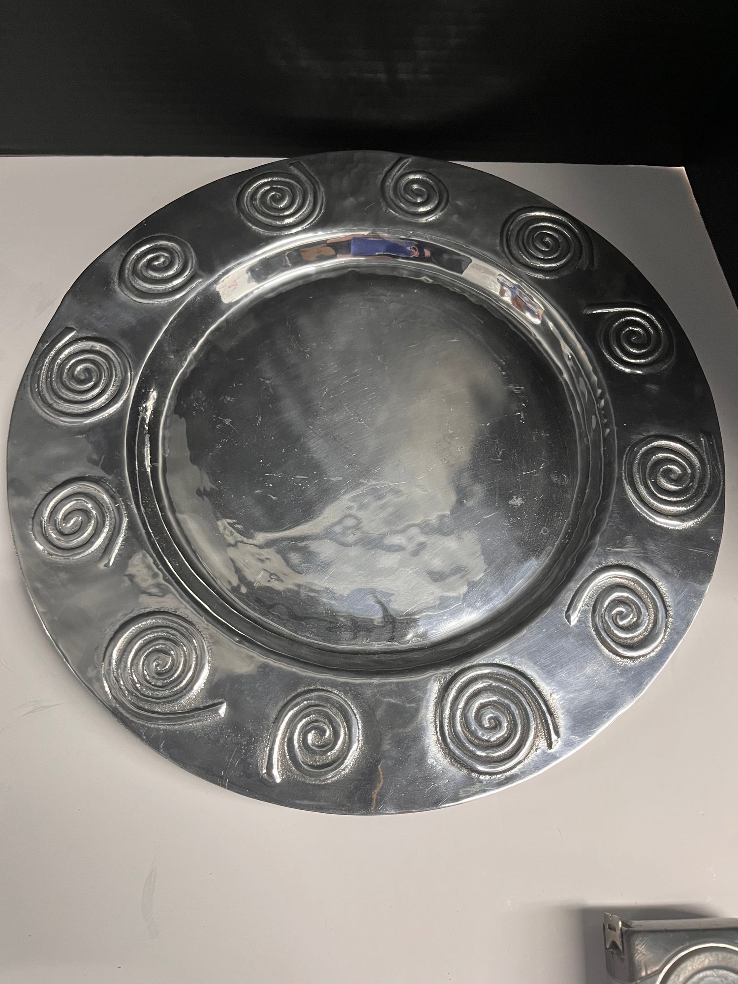 Mexus Ware Platter #2635 | Auctionninja.com