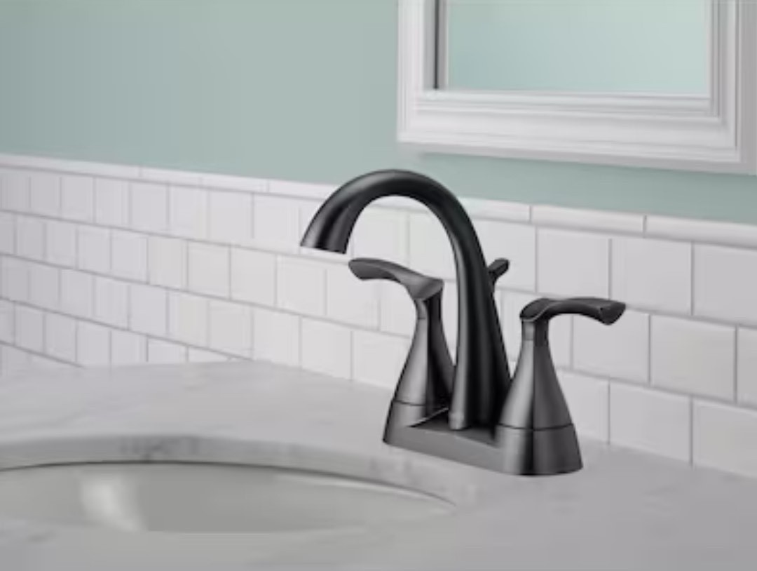 Delta Sandover Black Matte Black 4-in Centerset 2-handle WaterSense ...