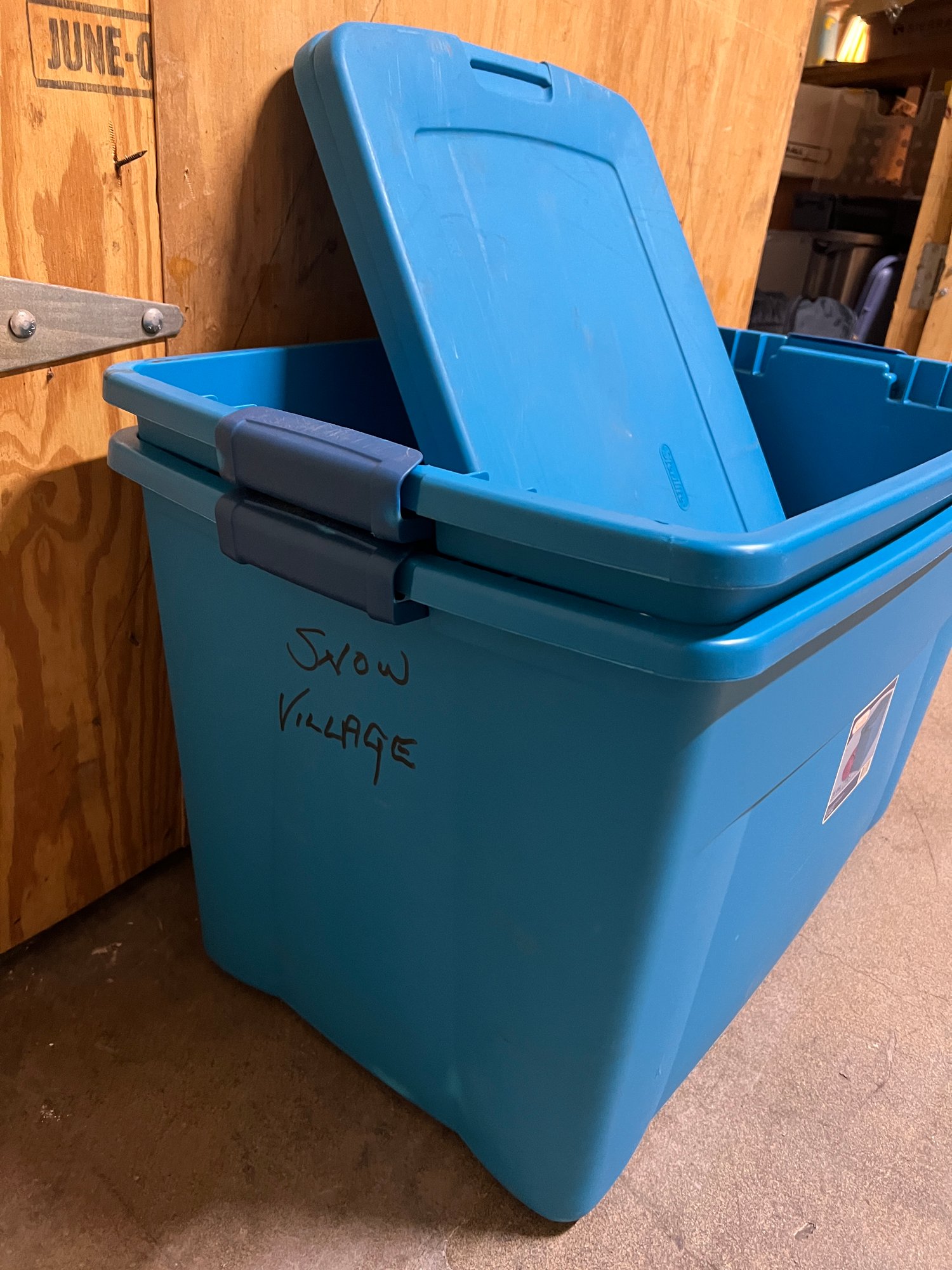 Two Large Blue Bins With Lids #9092 | Auctionninja.com