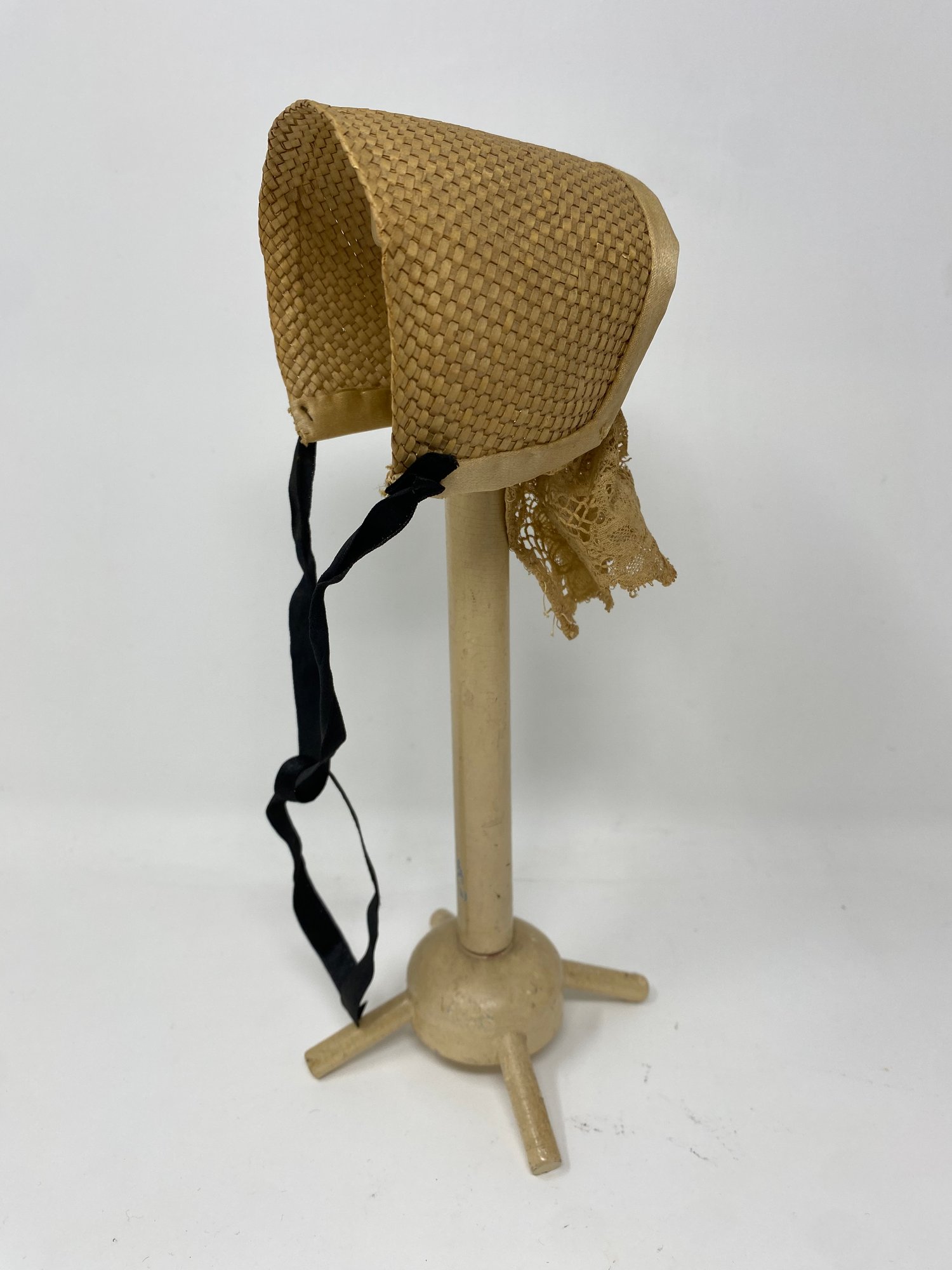 Antique Shaker Doll Bonnet In Excellent Condition #2600 | Auctionninja.com