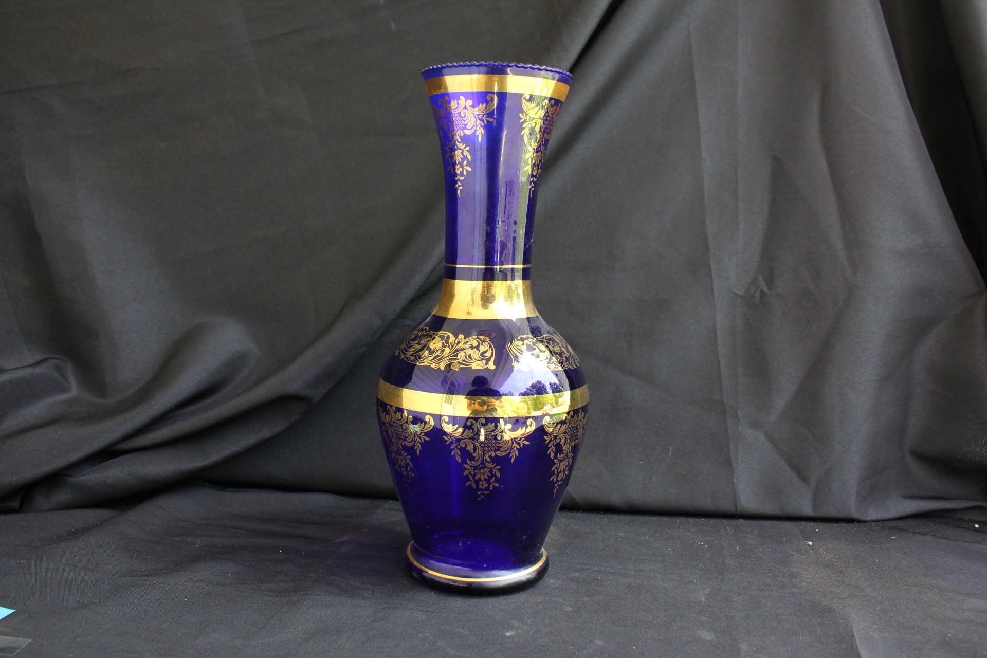 Cobalt Blue And Gold Glass Vase (N39) #11644 | Auctionninja.com