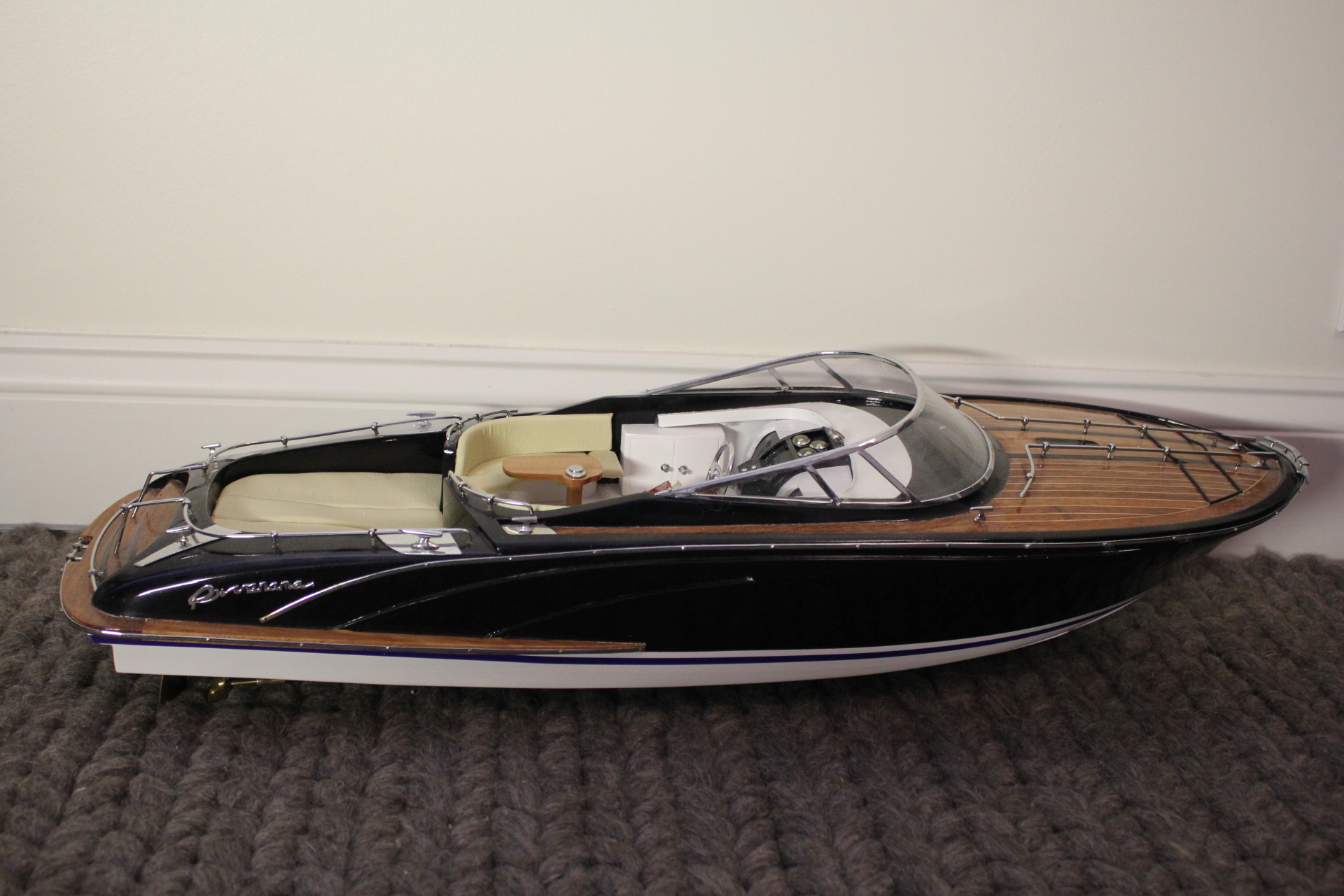 Rivarama Model Boat (L44) #9747 | Auctionninja.com