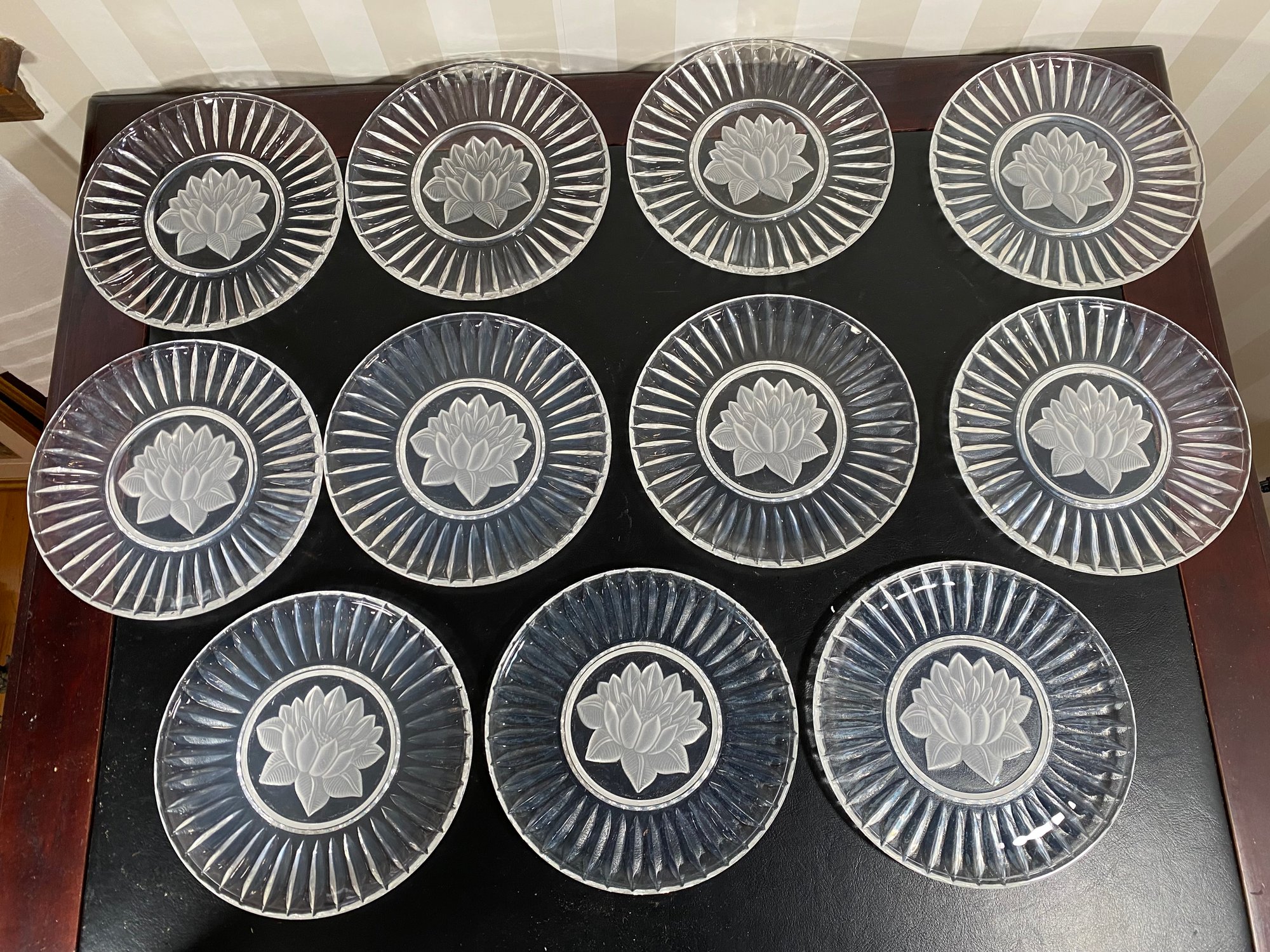 Stack Of Lotus Flower Glass Plates #4238 | Auctionninja.com