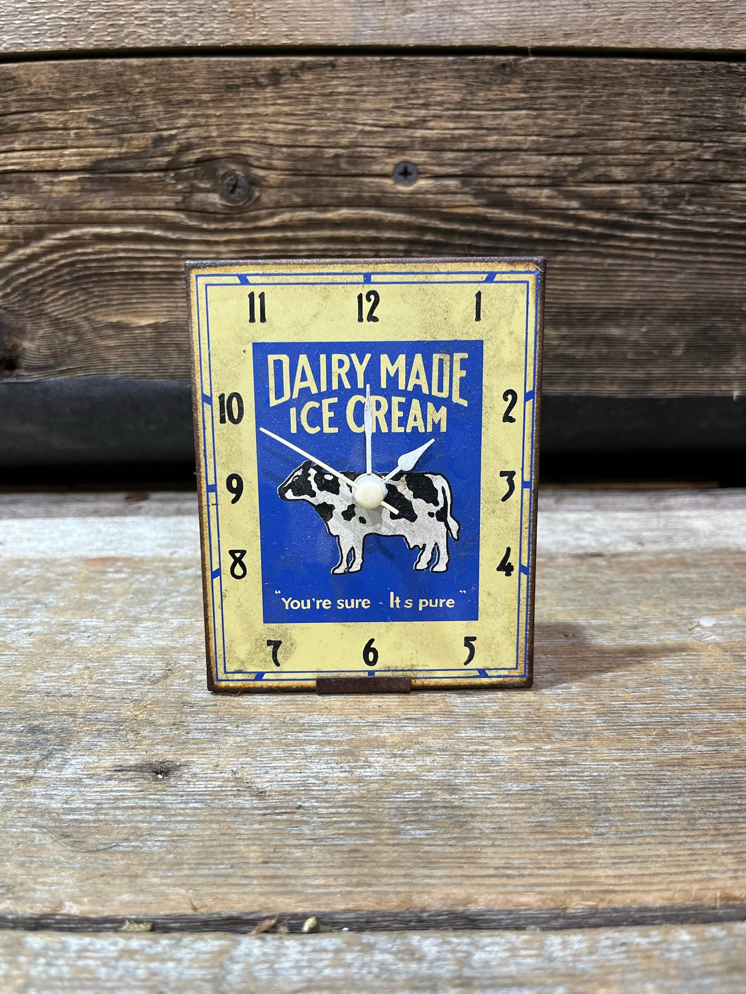 Dairy Made Ice Cream, Desk Clock #3706 | Auctionninja.com