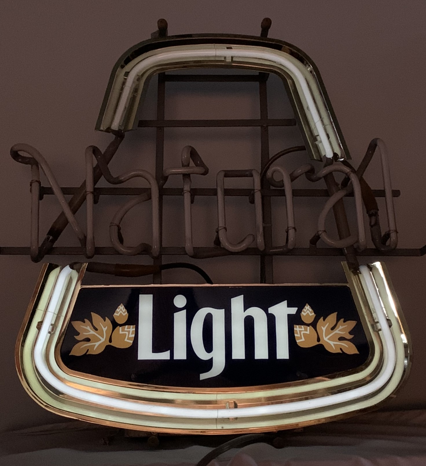Vintage 1960s/70s Natural Light Neon Bar Light #1950 | Auctionninja.com