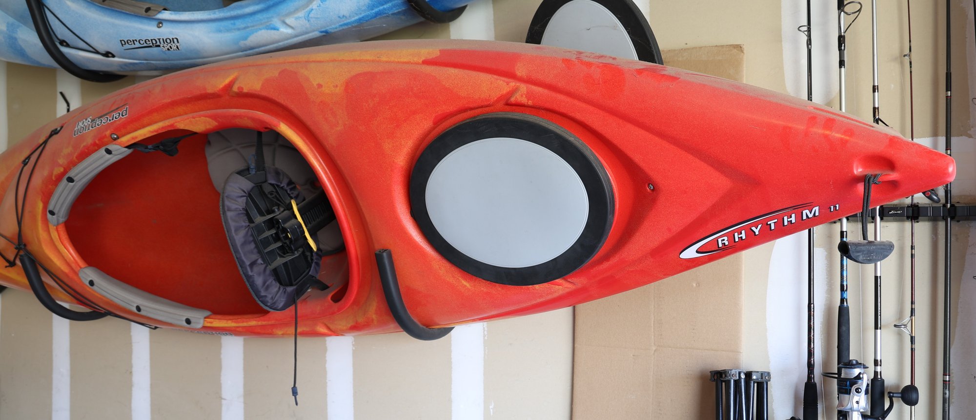 Perception Sport Rhythm 11 Kayak With Pair Of Quest Chute Paddles ...