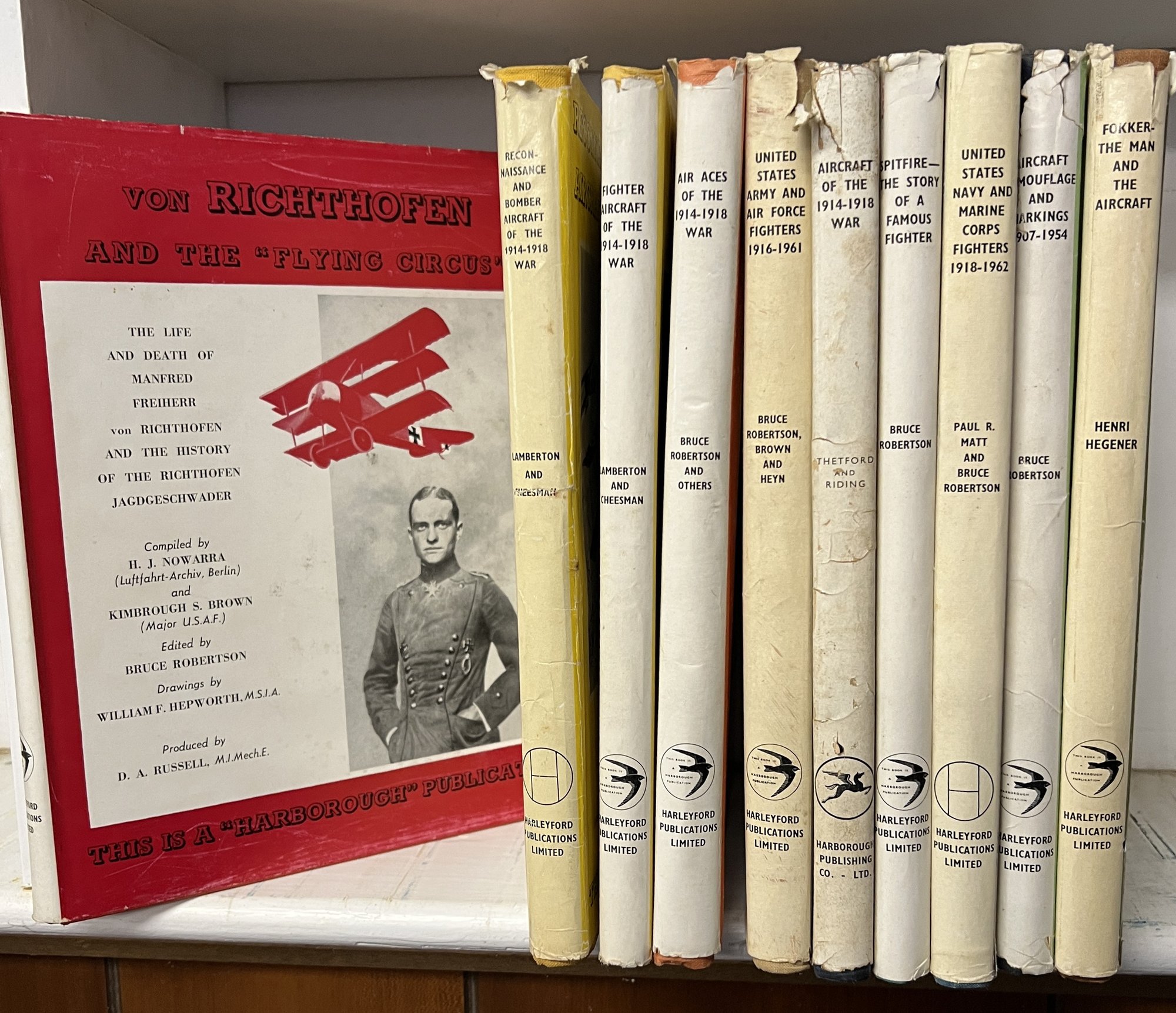 10 Vintage Aircraft Books - Shippable #18154 | Auctionninja.com