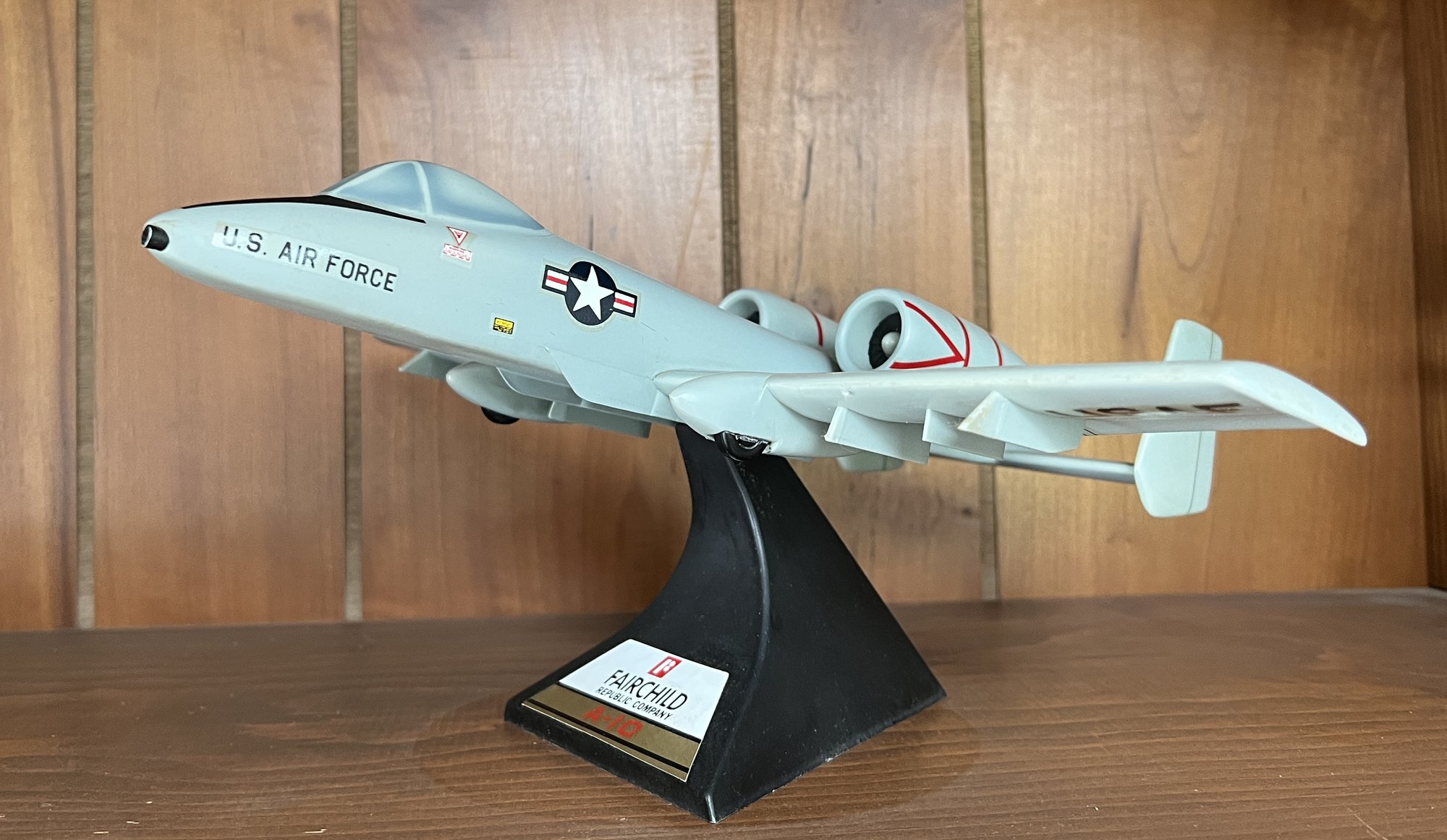 Us Air Force A-10 Model Airplane- Shippable #18269 | Auctionninja.com