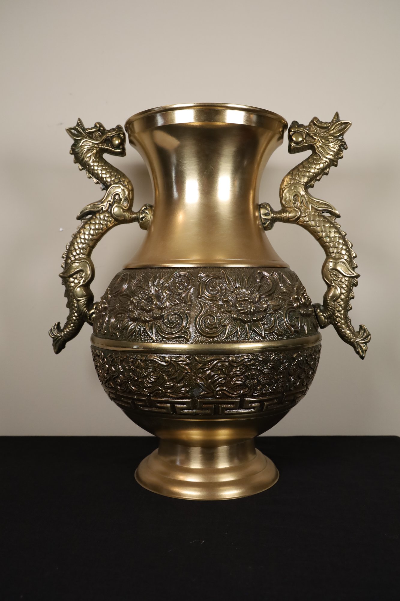 BRASS LARGE CHINESE URN WITH DRAGON HANDLES-SHIPPABLE #14668 ...