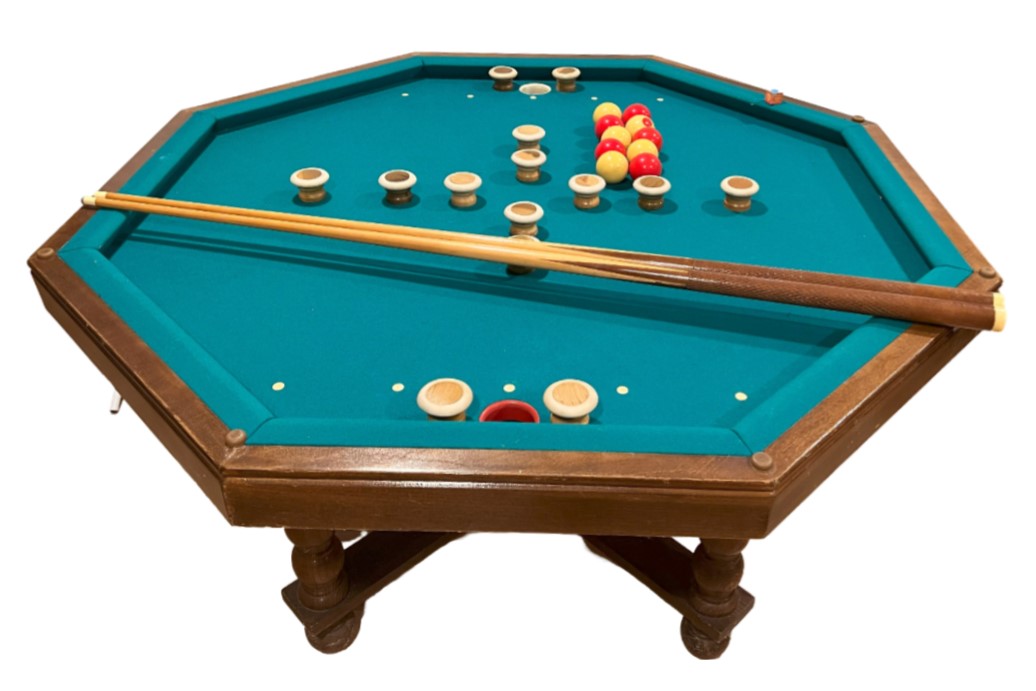 Good Vintage Gaming Table #16607 | Auctionninja.com