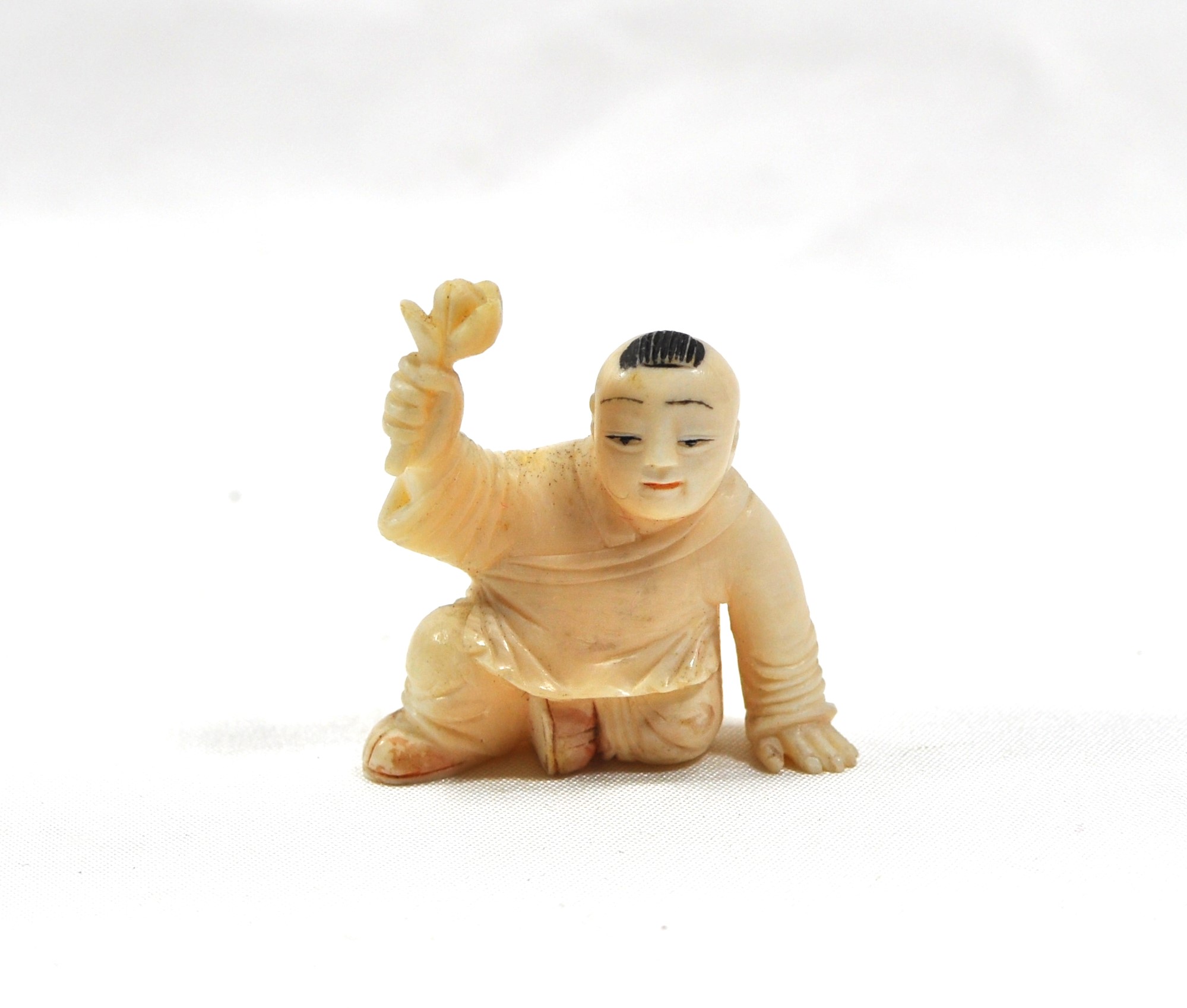 Antique Japanese Man With Flower Carved Netsuke #1083 | Auctionninja.com