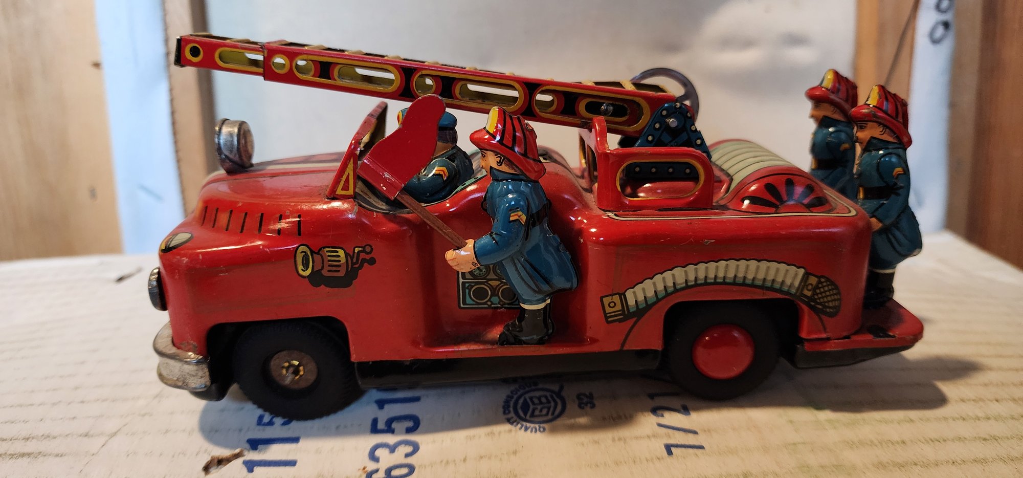 Metal Fire Truck Toy #2189 | Auctionninja.com