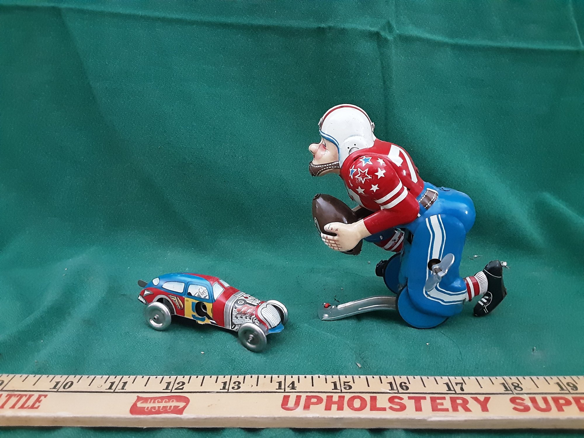 Vintage Wind Up Metal Football Toy And Car #4948 | Auctionninja.com