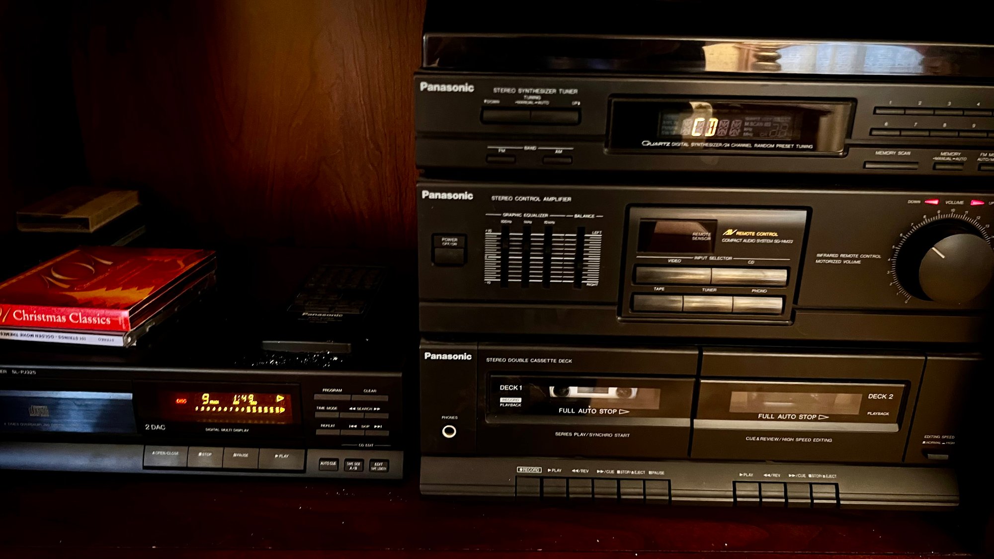 Panasonic Stereo With Separate CD Player #2735 | Auctionninja.com
