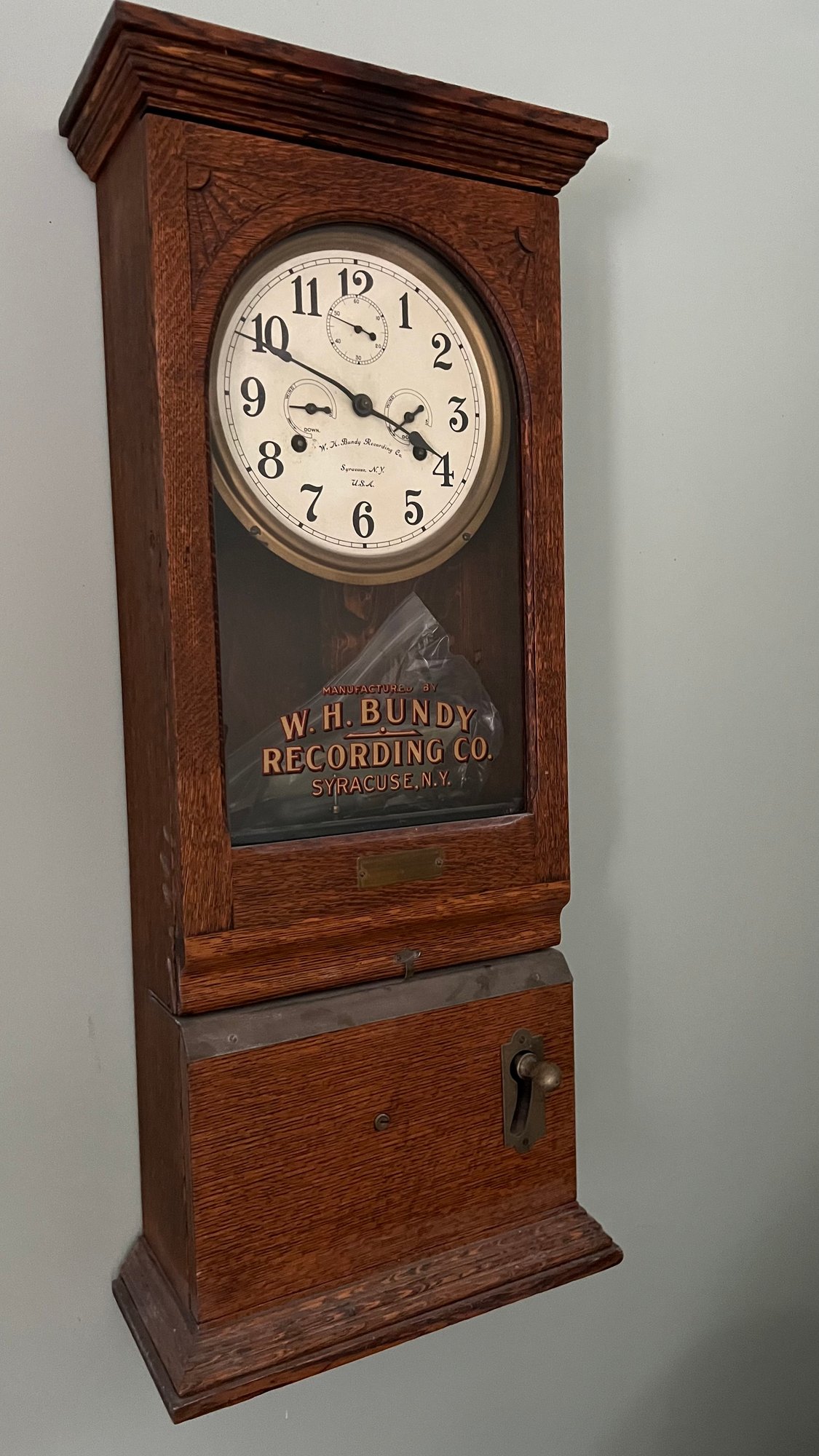 W.H. Bundy Recording Co. Time Recorder Clock #1234 | Auctionninja.com