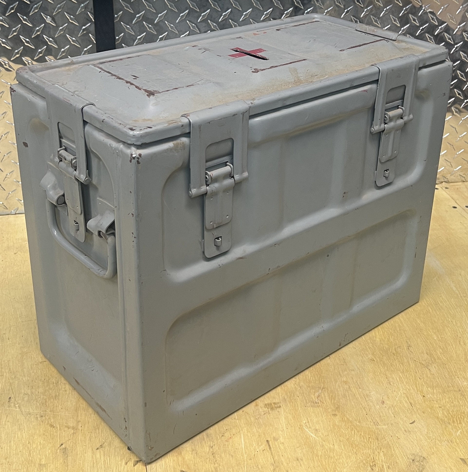 Vintage Small Arms Ammo Box MK.1 Mod 0 #42795 | Auctionninja.com