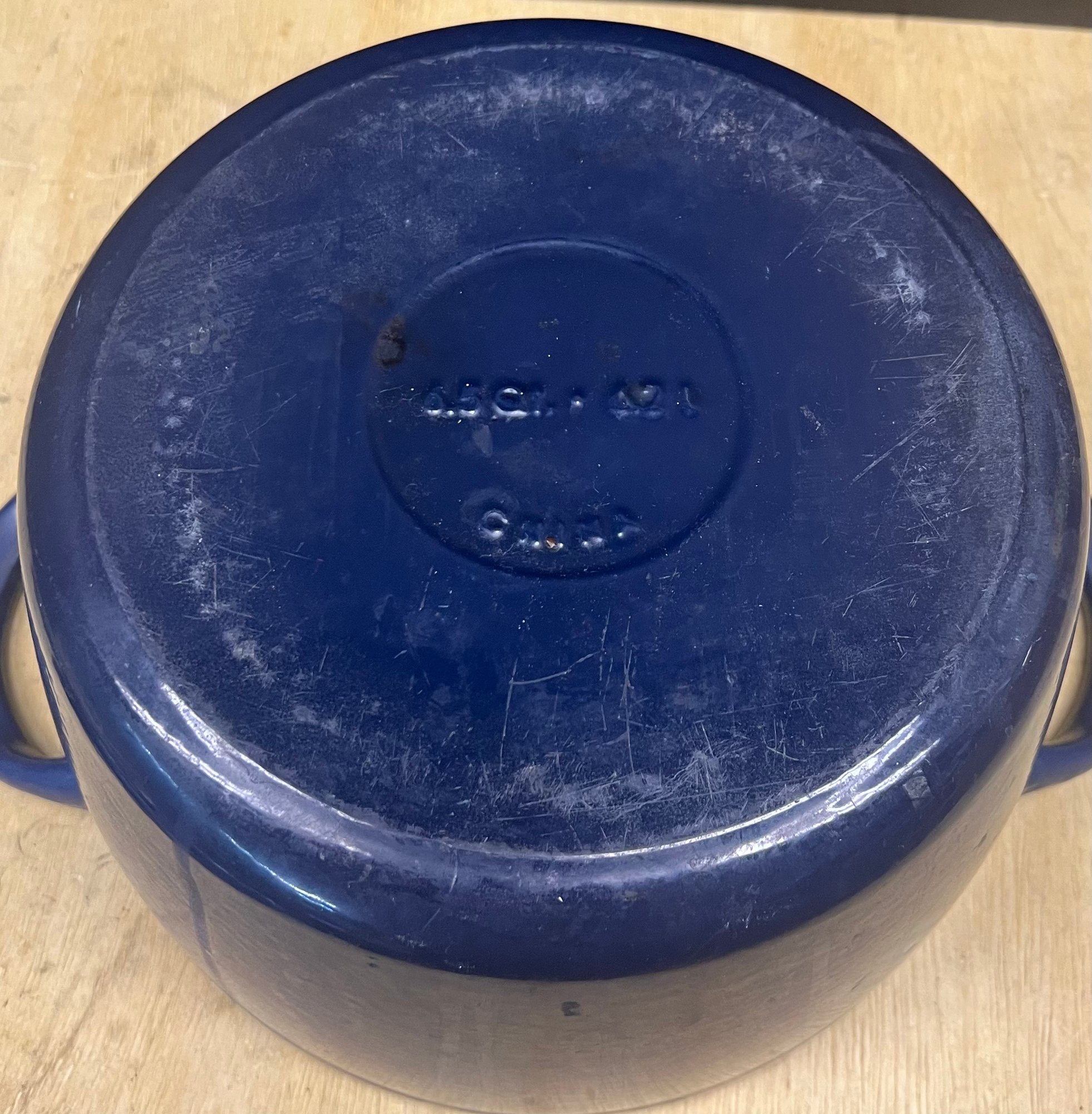 Blue Enamel Cast Iron 6.5 Quart Dutch Oven #40719 | Auctionninja.com