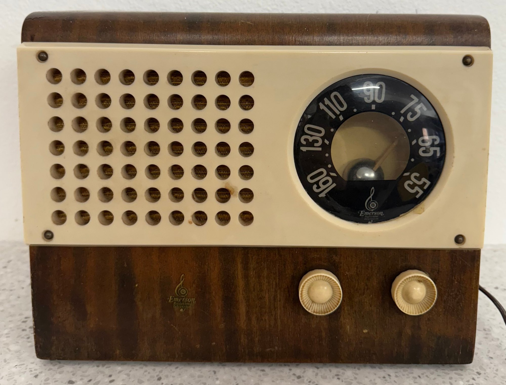 Emerson Radio And Television MCM AM Vacuum Tube Radio Model 510A #50666 ...
