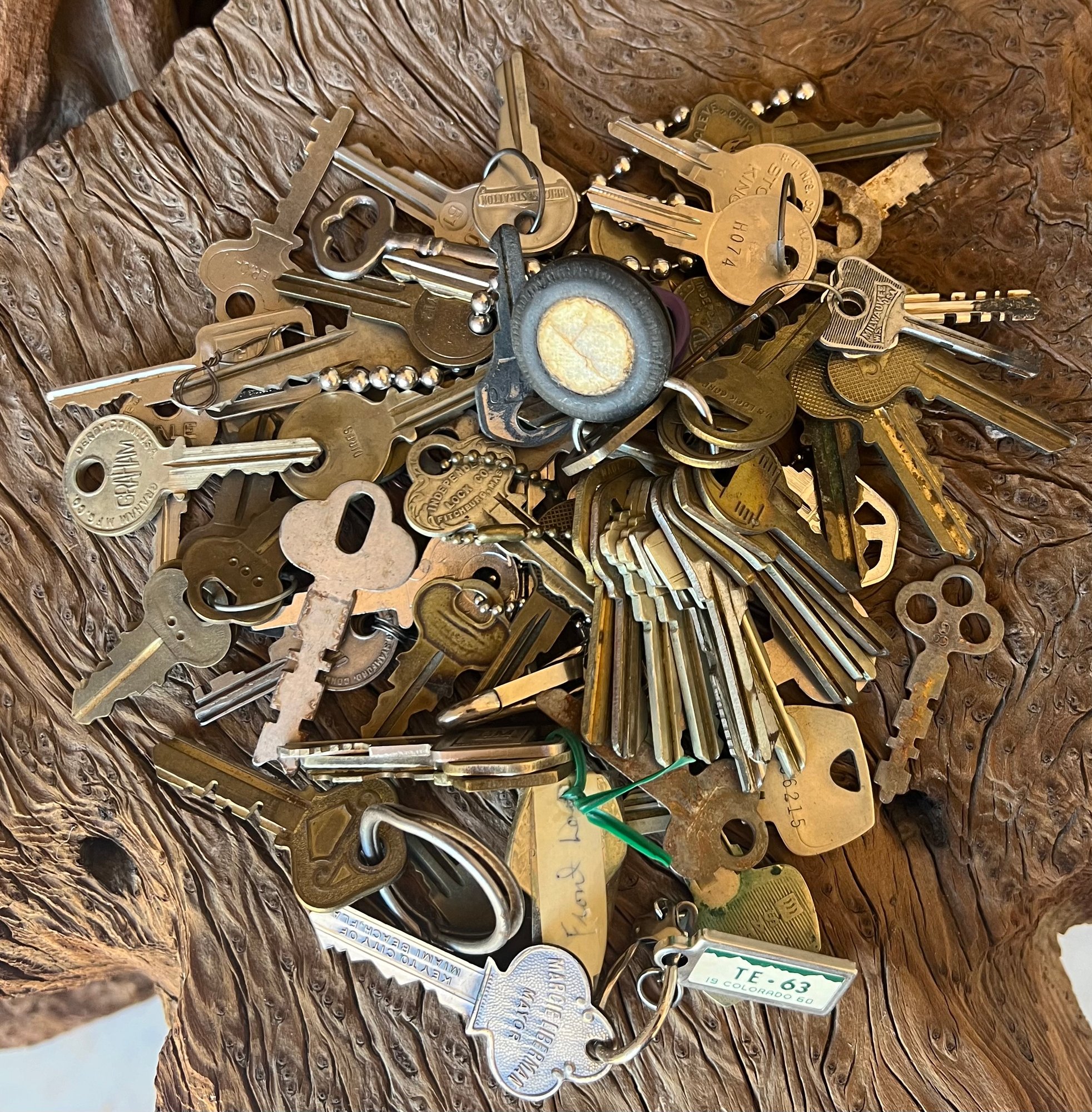 Assorted Vintage Keys - Graham, Mail Keys, Key Rings, National, And ...