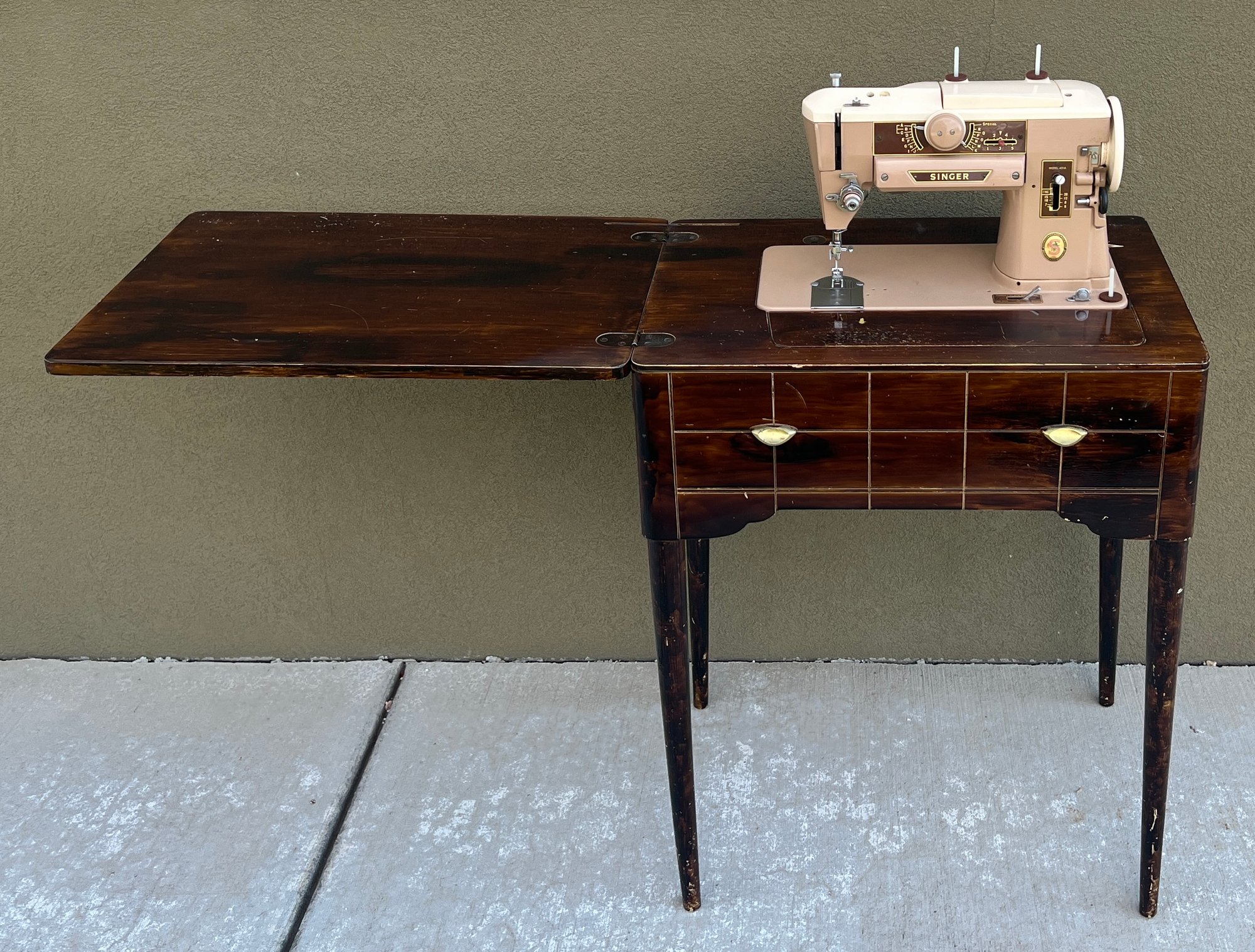 Vintage Singer Sewing Machine With Peg Leg Sewing Table (As Is) #42456 ...