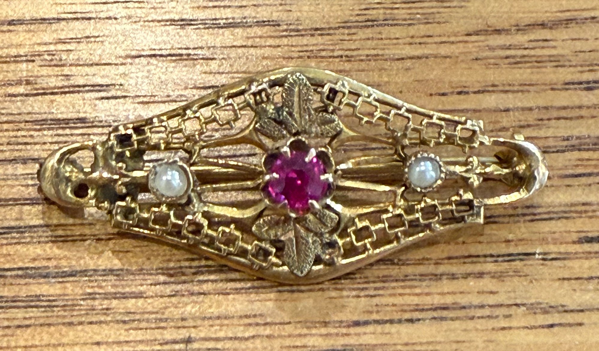 Antique Victorian 10k Gold Pin With Ruby And Seed Pearls - 2.13 Grams ...