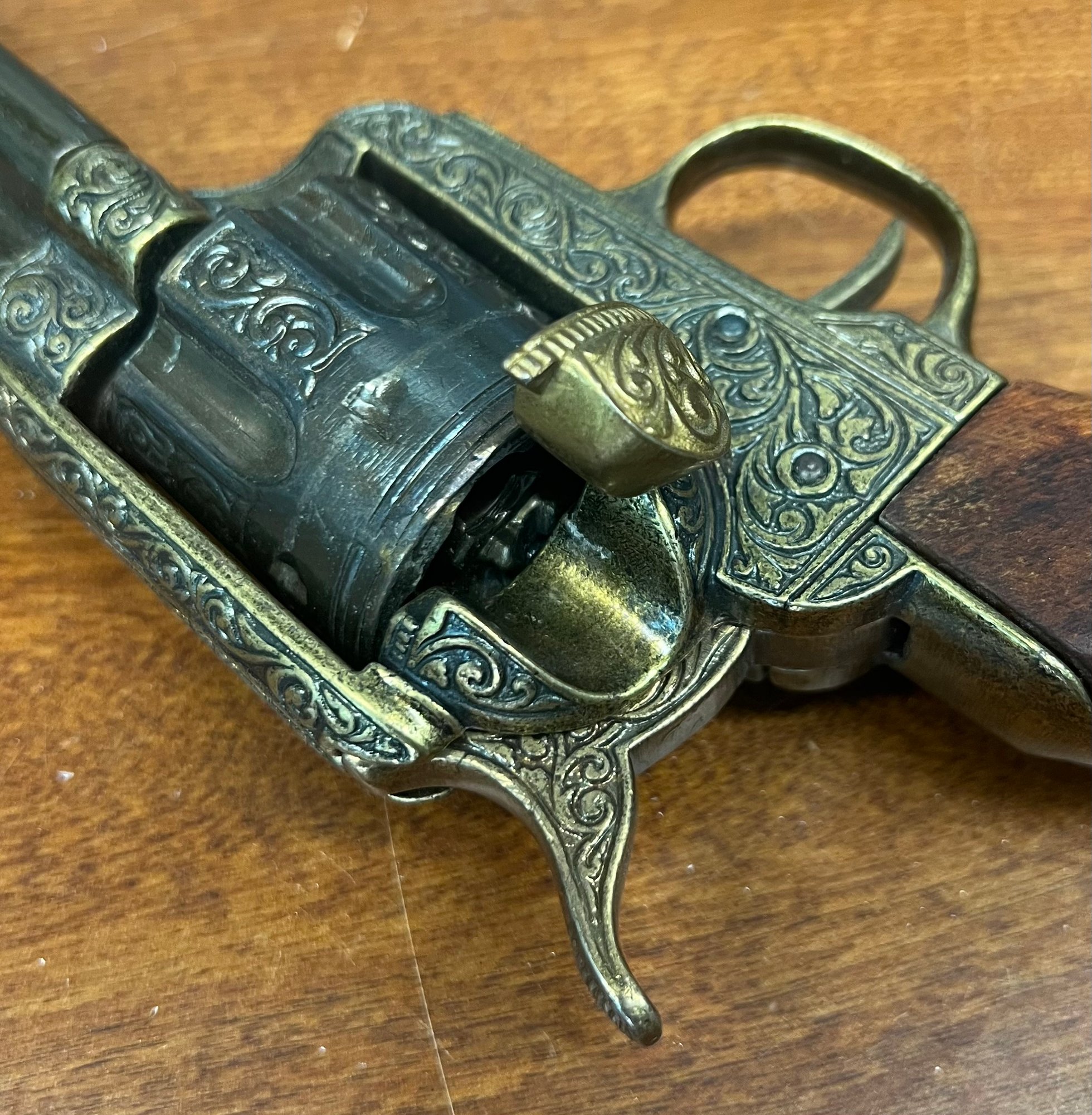 Denix Authentic Replica 1886 Peacemaker 47 Caliber Revolver With Box ...