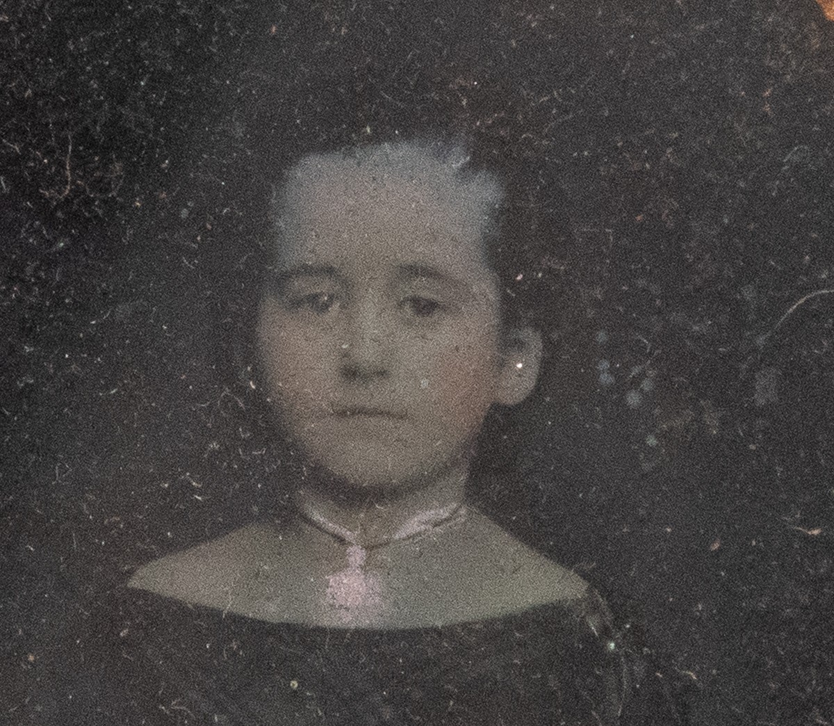 NINTH PLATE RUBY GLASS AMBROTYPE #1105 | Auctionninja.com