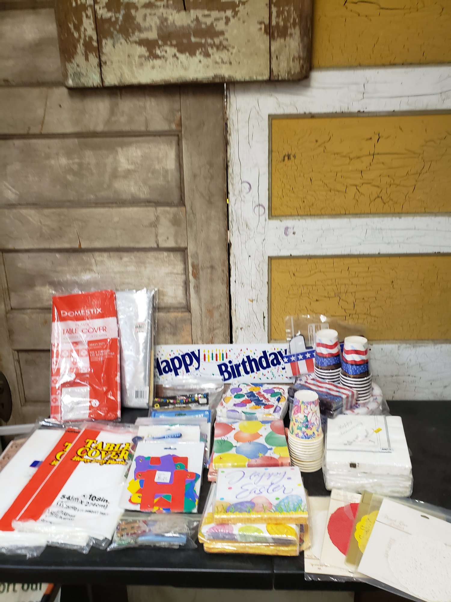 Mixed Celebrations Decor Lot H3 #23291 | Auctionninja.com