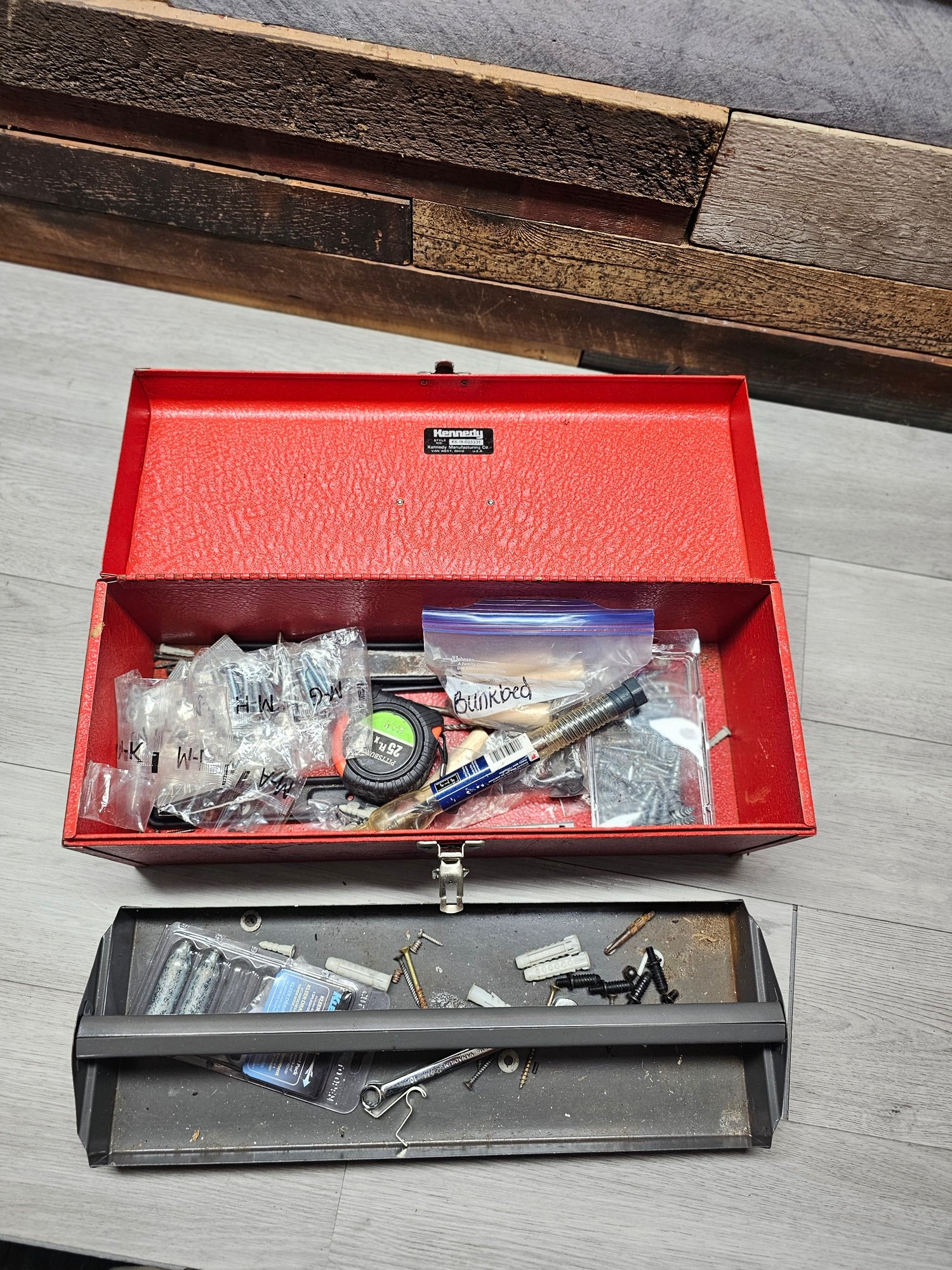 Vtg Kennedy Tool Box #35081 | Auctionninja.com