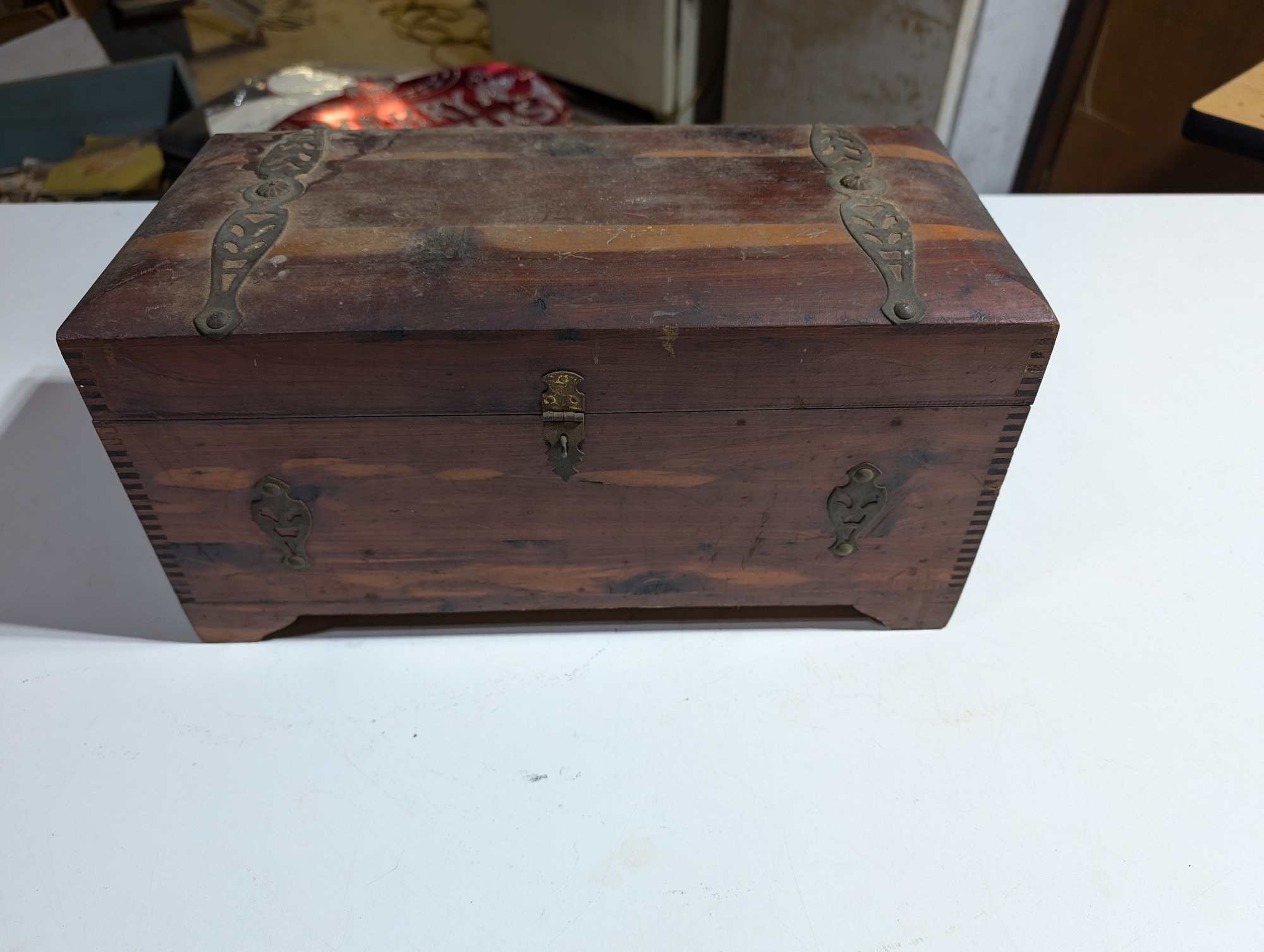 Small Vtg Ceder Chest With Contents #24247 | Auctionninja.com