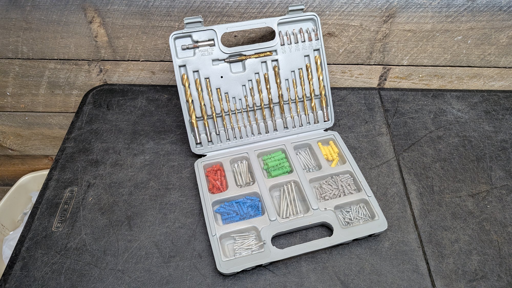 Drill Bit Screw Set C4 #29525 | Auctionninja.com
