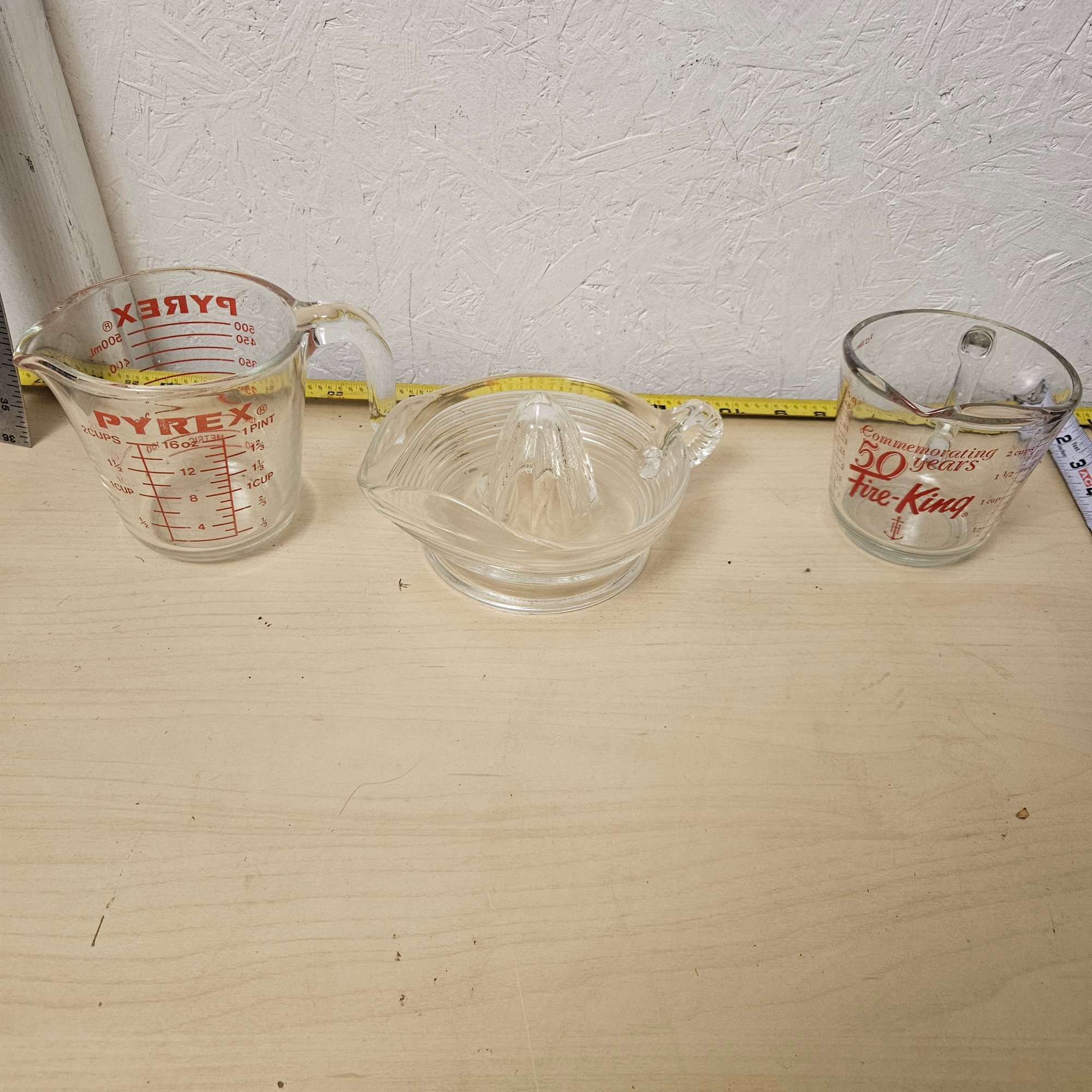 Essential Kitchen Set: 2 Glass Measuring Cups & Lemon Juicer #3868 ...