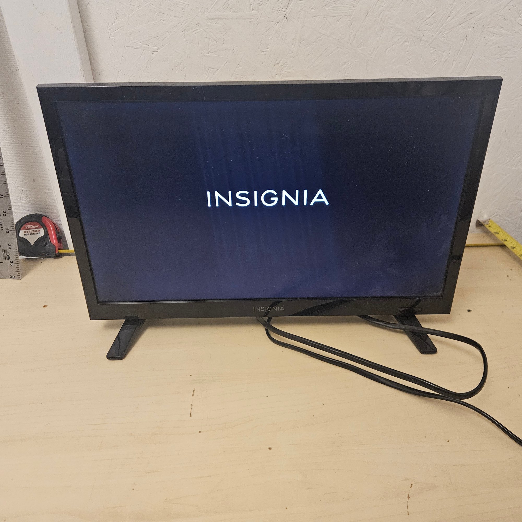 Insignia LED TV Monitor High-Quality Display For Home Or Office #5026 ...