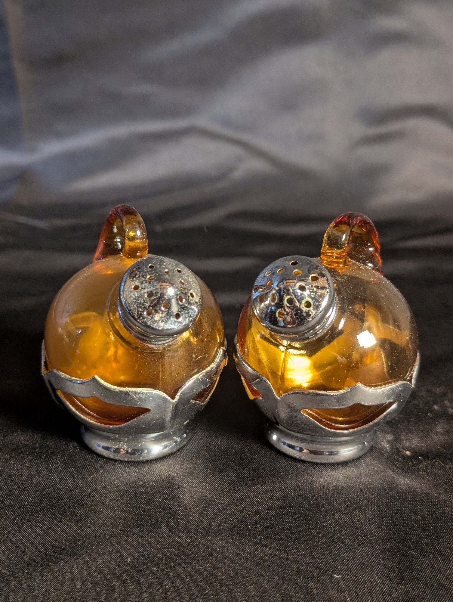 Farber Bros Salt & Pepper Shaker #2163 | Auctionninja.com