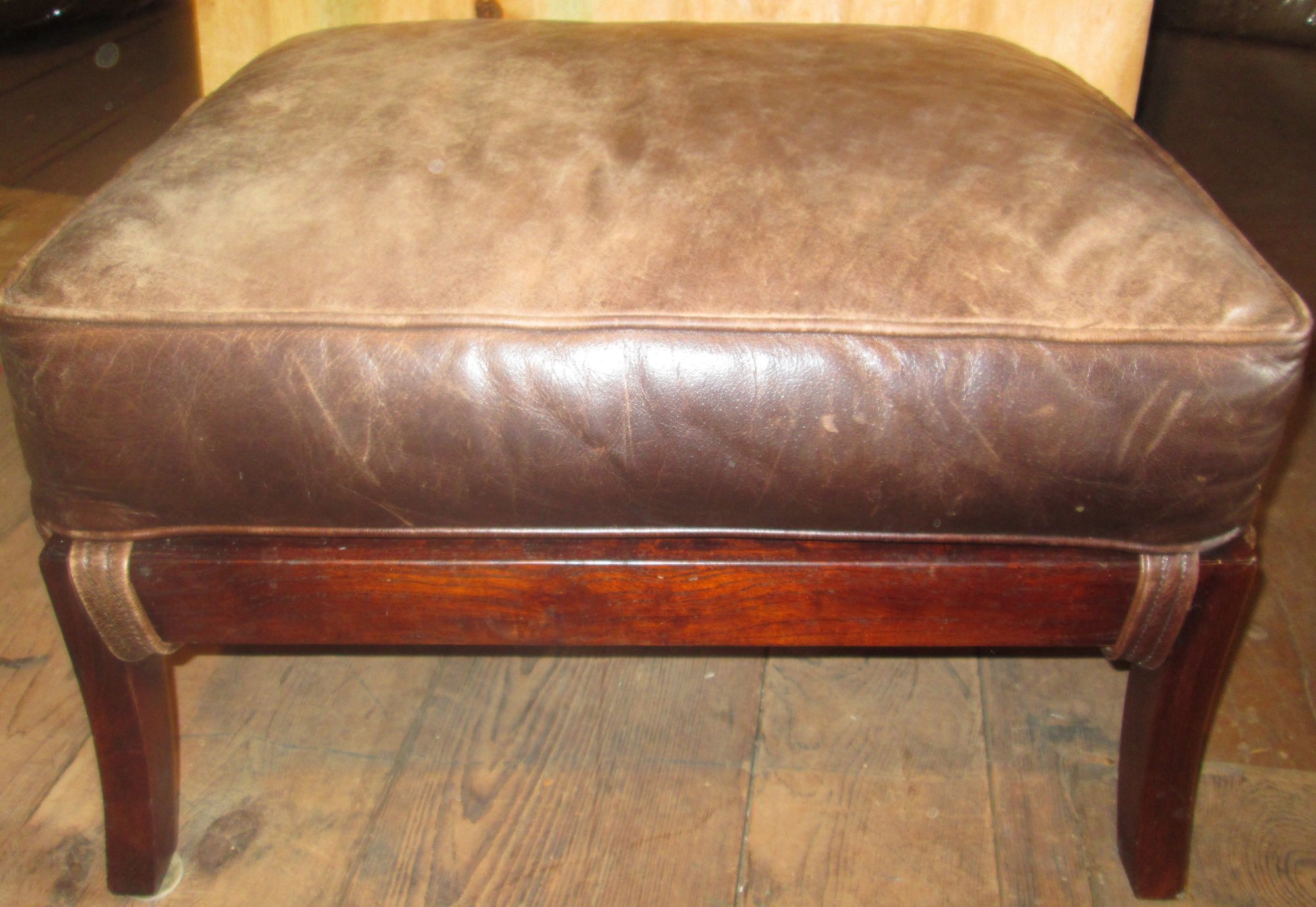 Vintage Leather Ottoman #7358 | Auctionninja.com