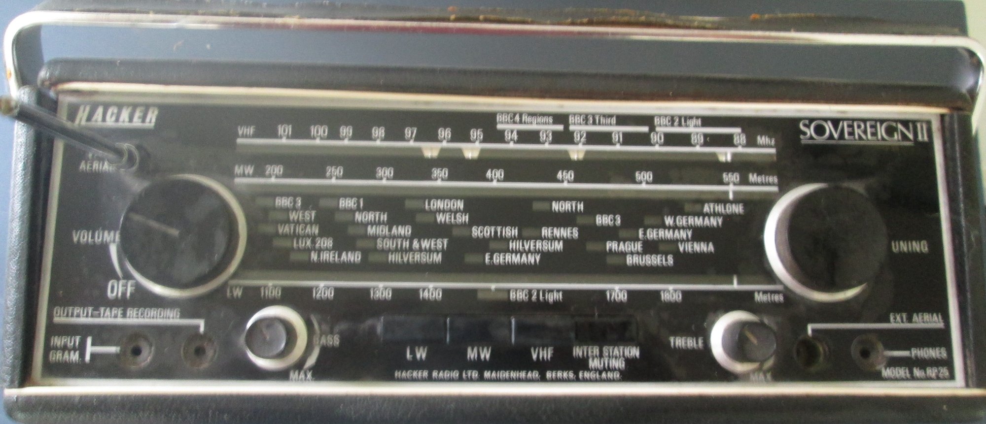 Hacker Vintage Short Wave Radio #7332 | Auctionninja.com