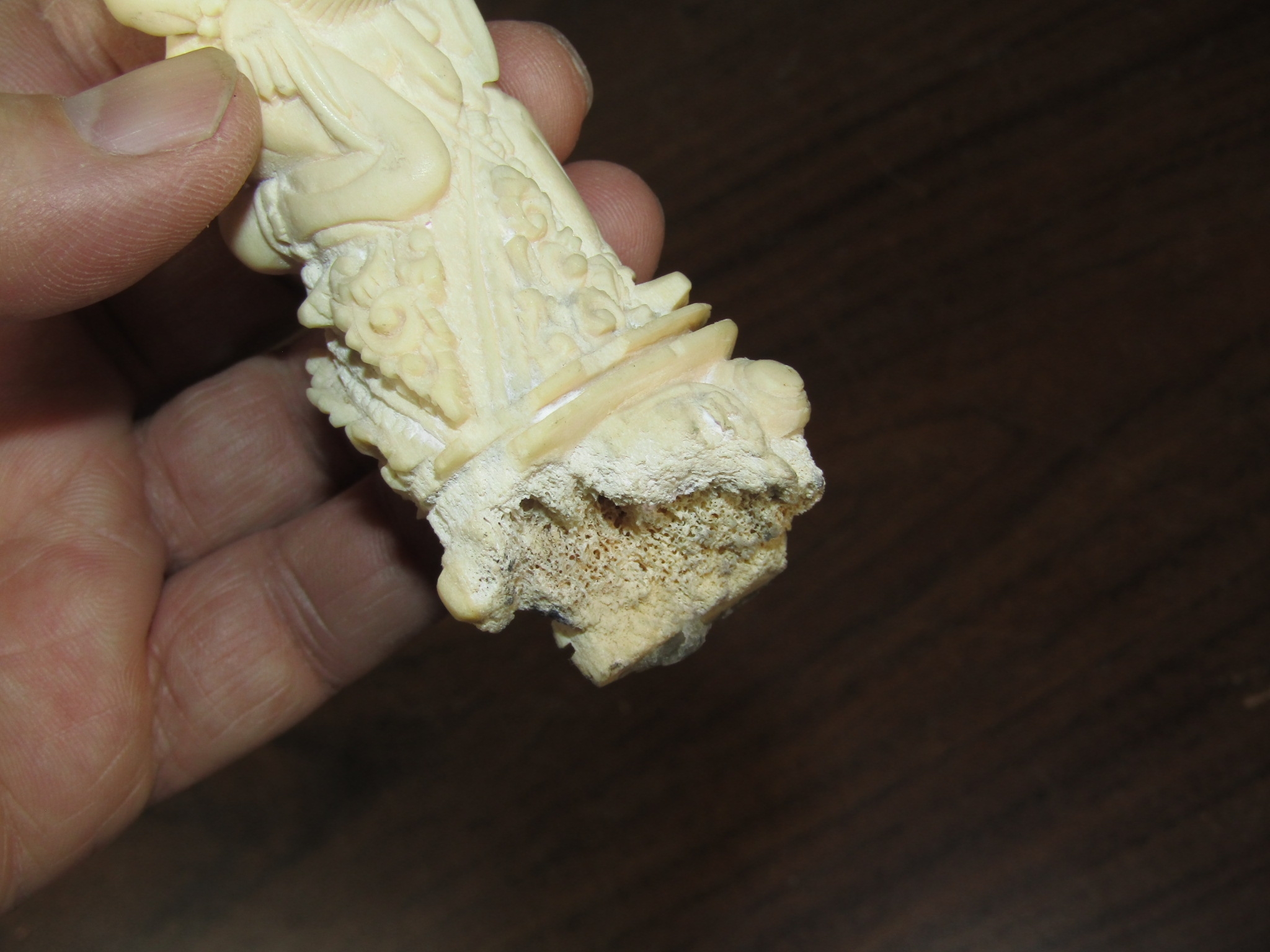 Asian carved bone handle #2412 | Auctionninja.com